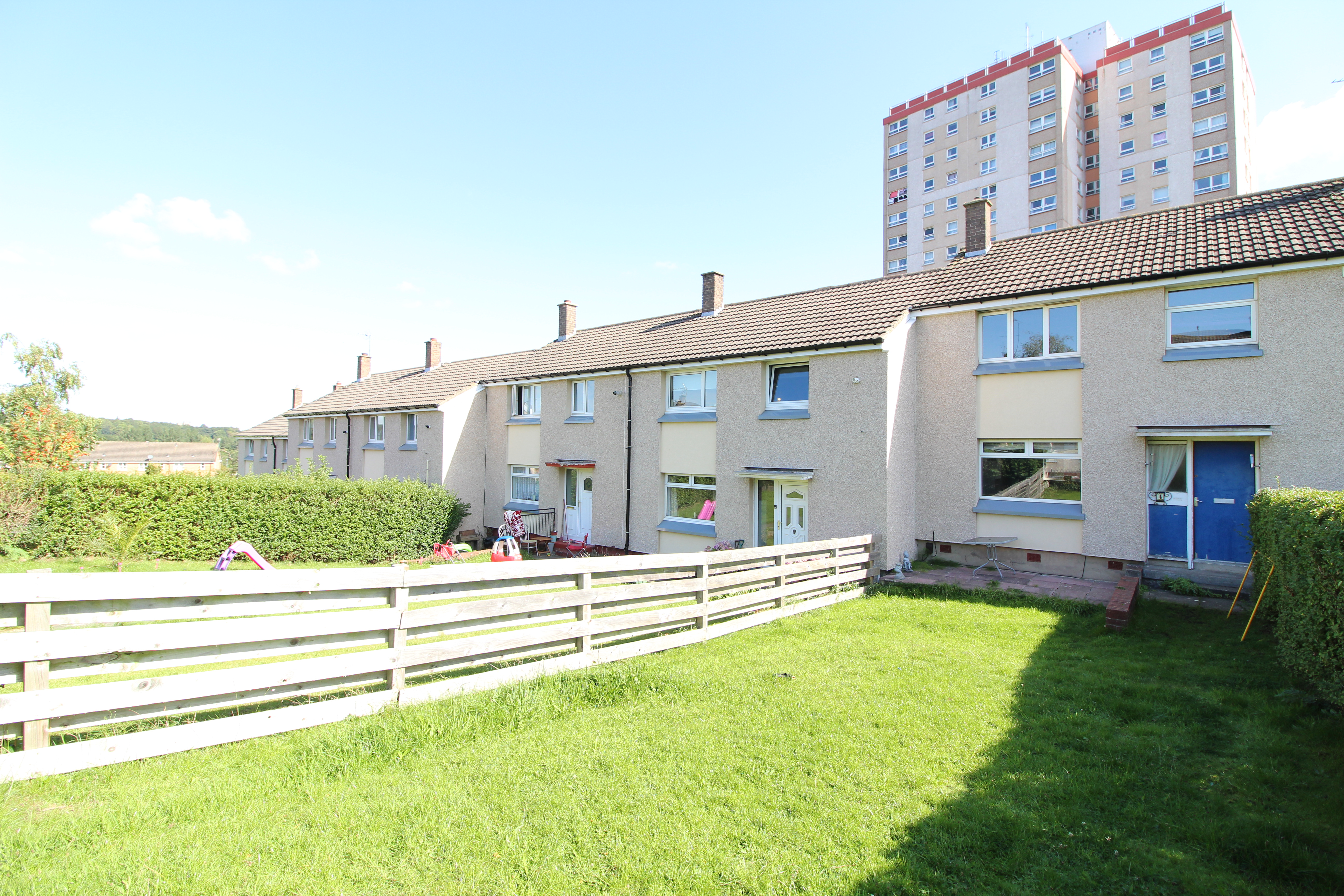 3 bedroom terraced house for sale in Moredunvale View, Edinburgh, EH17 7JT