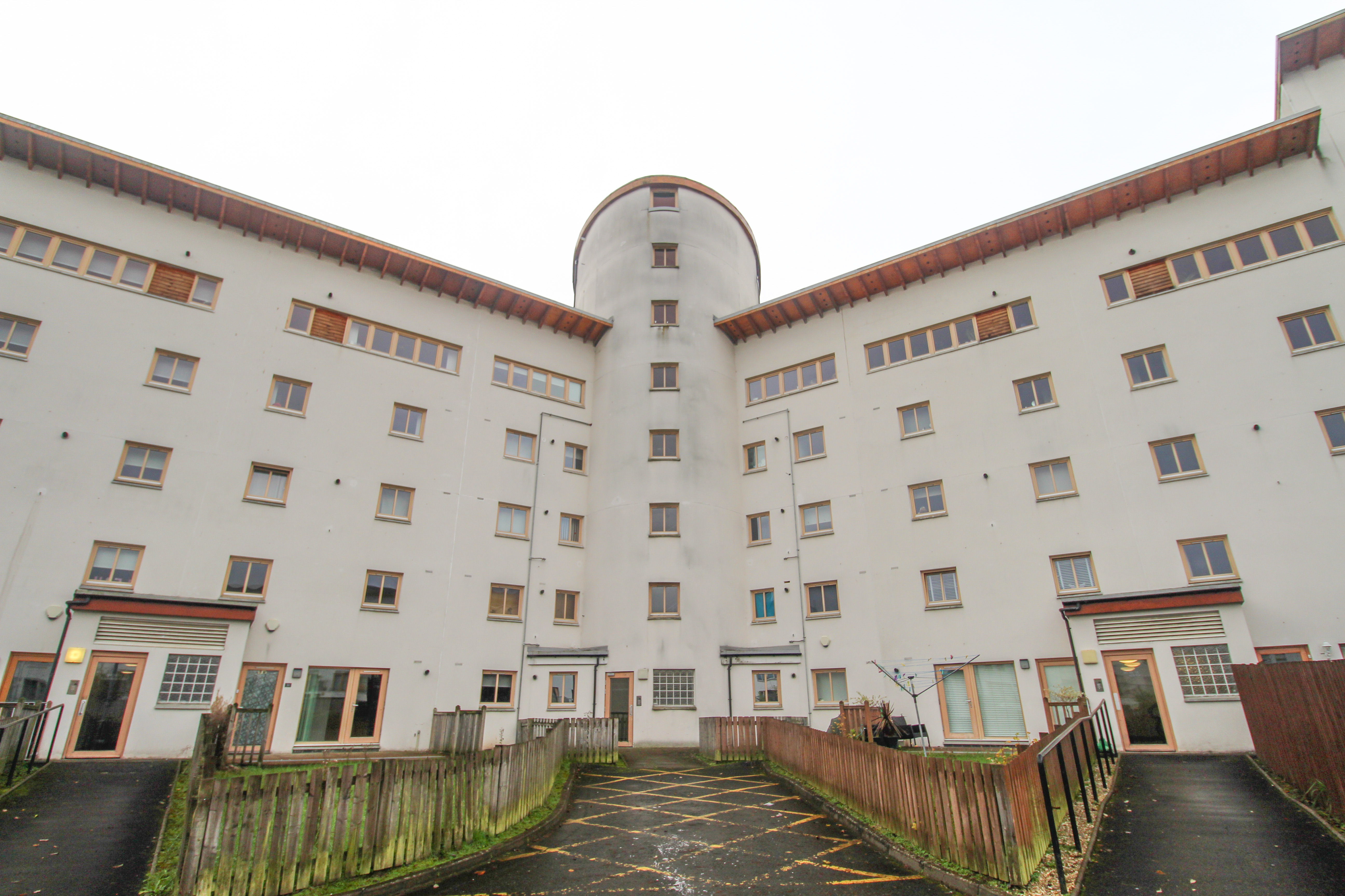 2 bedroom flat for sale in 33 Lochburn Gate, Glasgow, G20 0SN