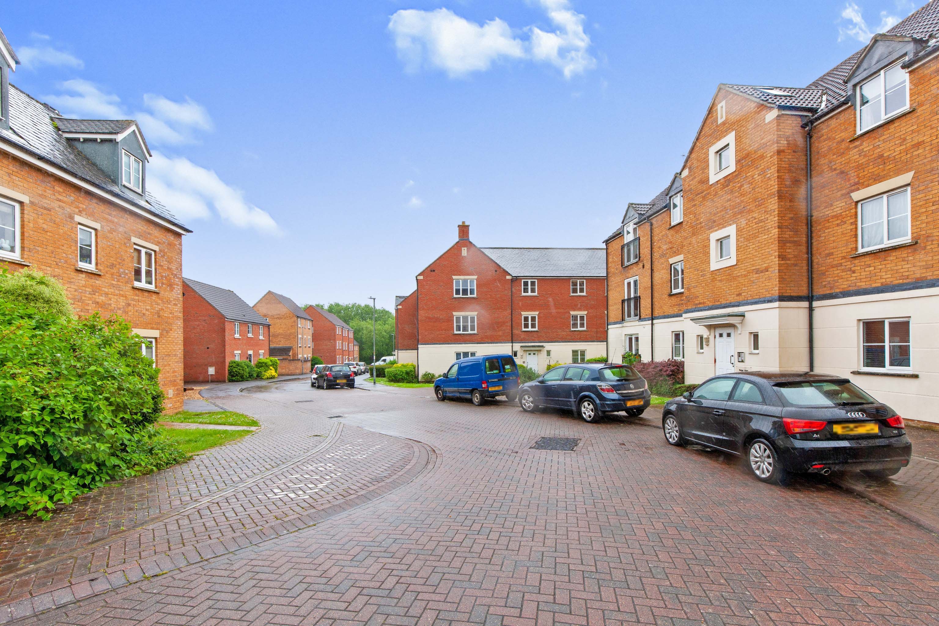 2 bedroom apartment for sale in Blease Close, Trowbridge, BA14 8WD