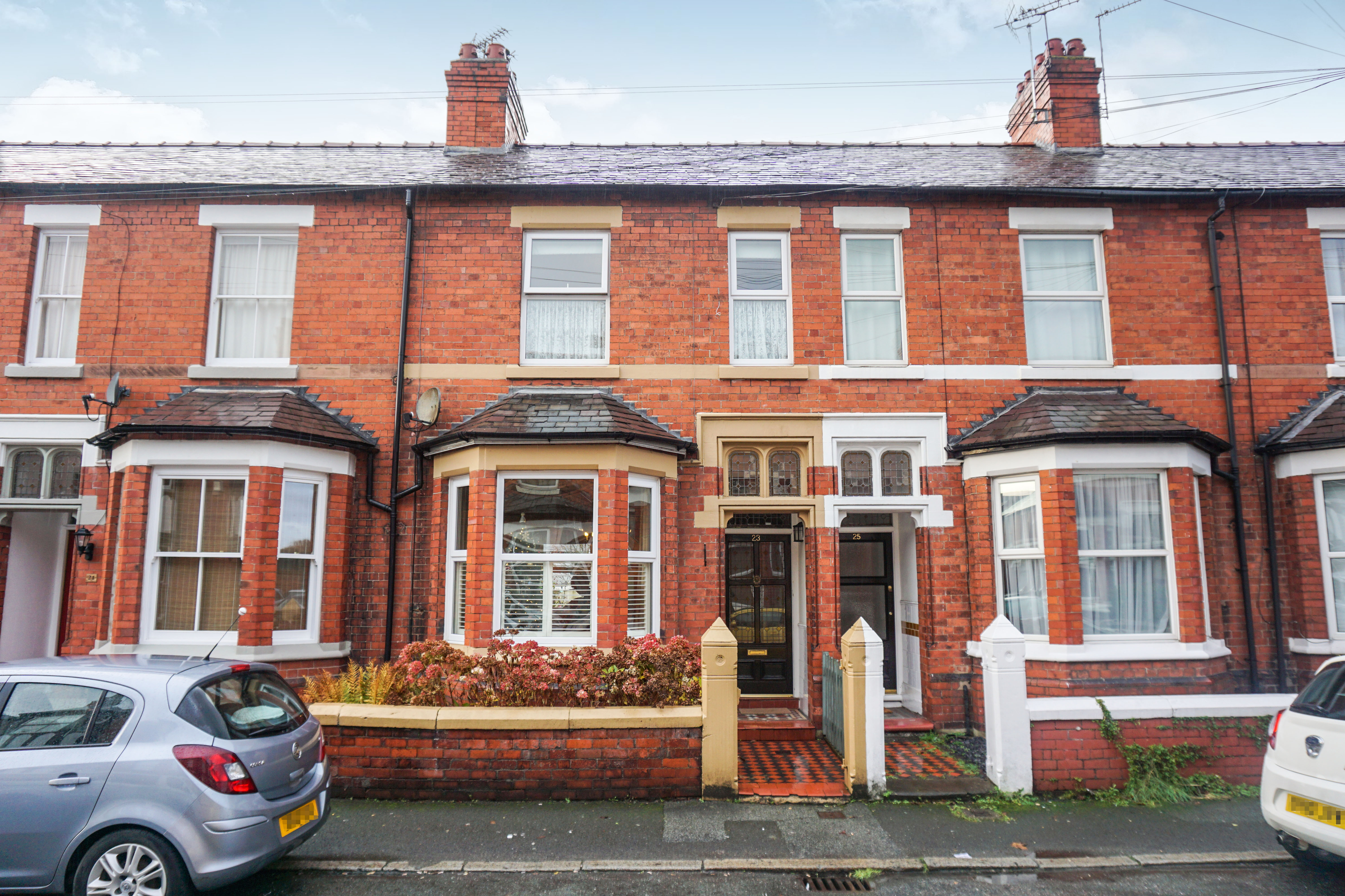 3 bedroom terraced house for sale in Lord Street, Chester, CH3 5DL