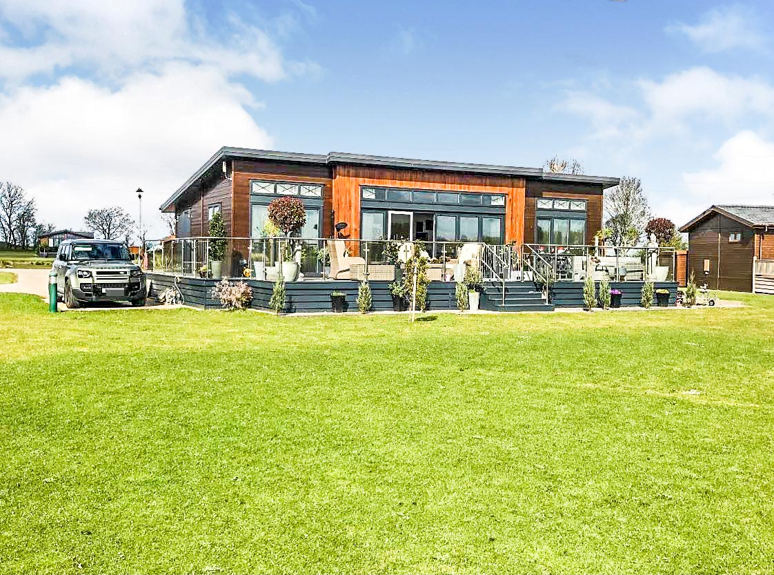 2 bedroom lodge for sale in Woodward lakes and lodges Armthorpe ...