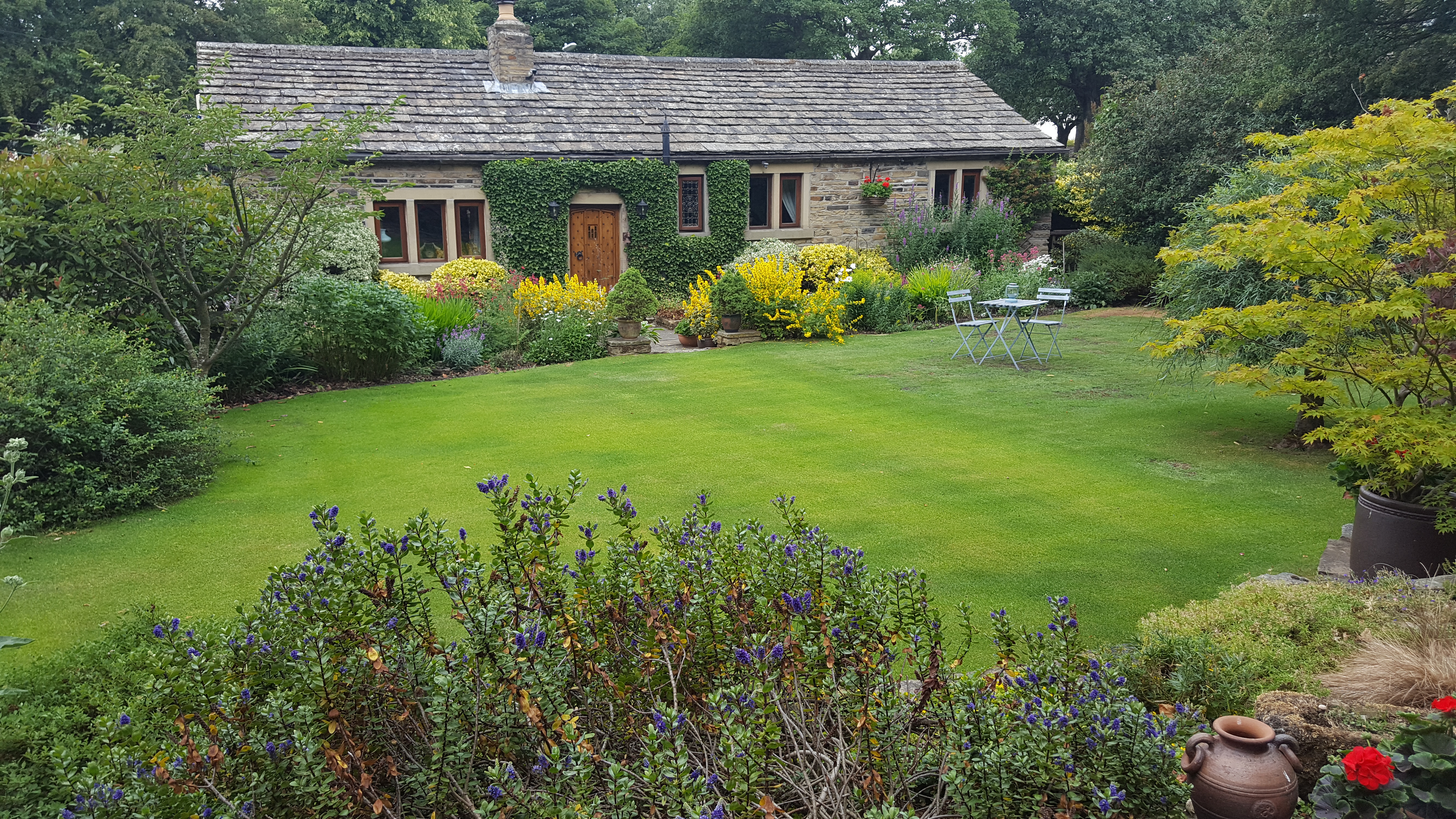 2 bedroom detached bungalow for sale in Hunsworth Lane, East Bierley ...