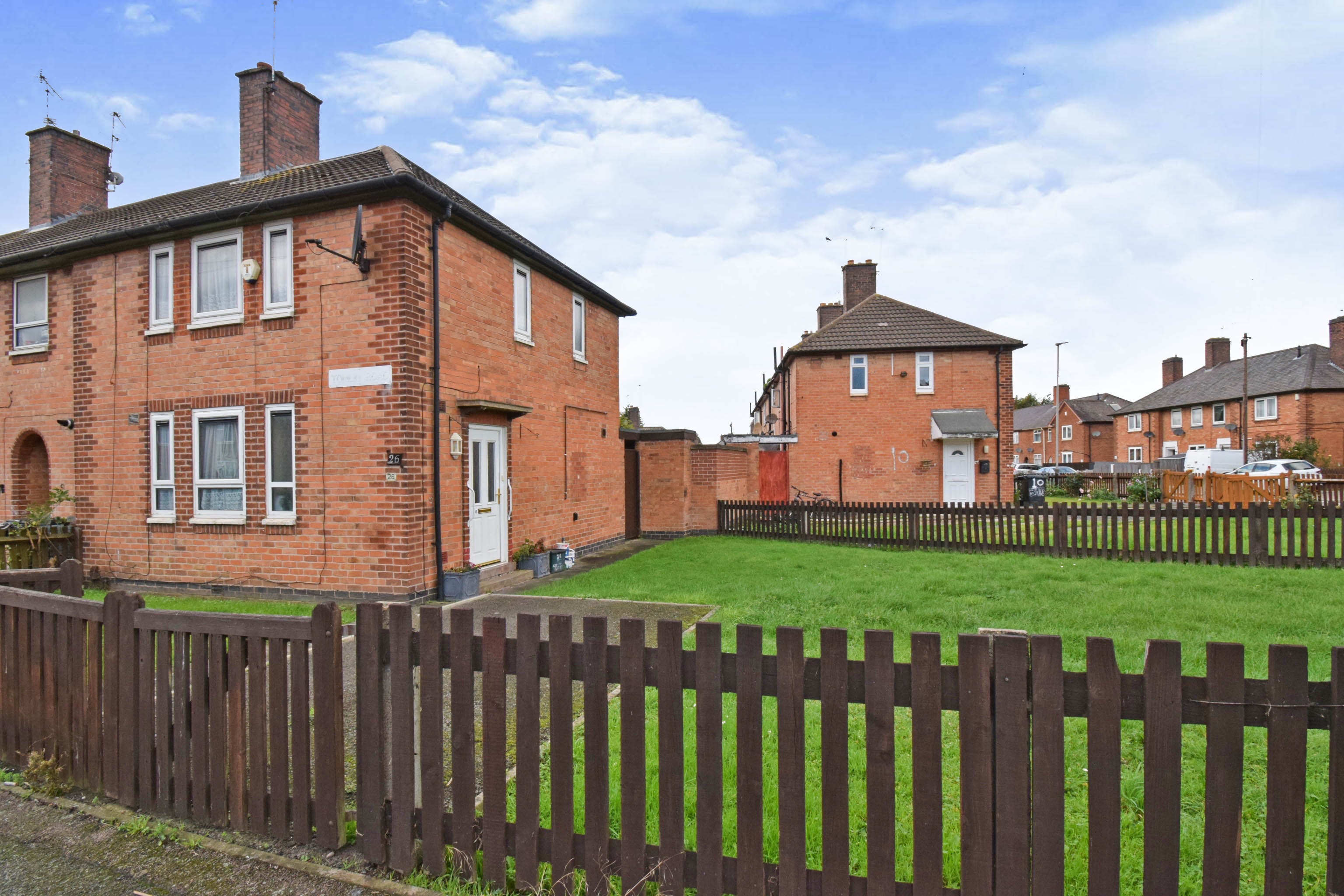 3 bedroom end of terrace house for sale in Tomlin Road, Northfields ...