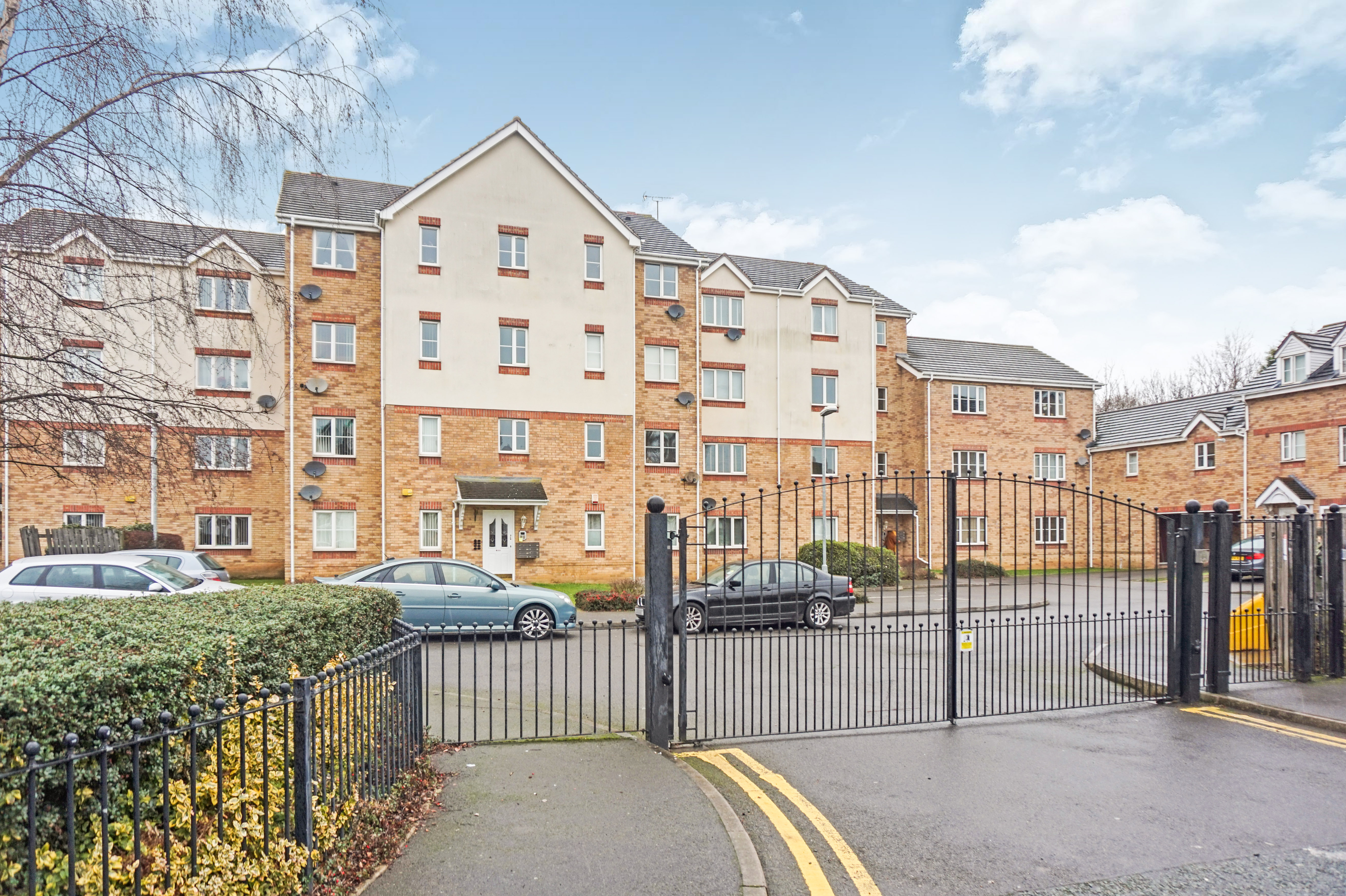 2 bedroom apartment for sale in Titford Road, Oldbury, B69 4QT