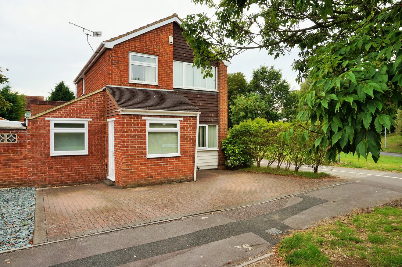 4 bedroom detached house for sale in Carroll Close Liden, Swindon, SN3 6JH
