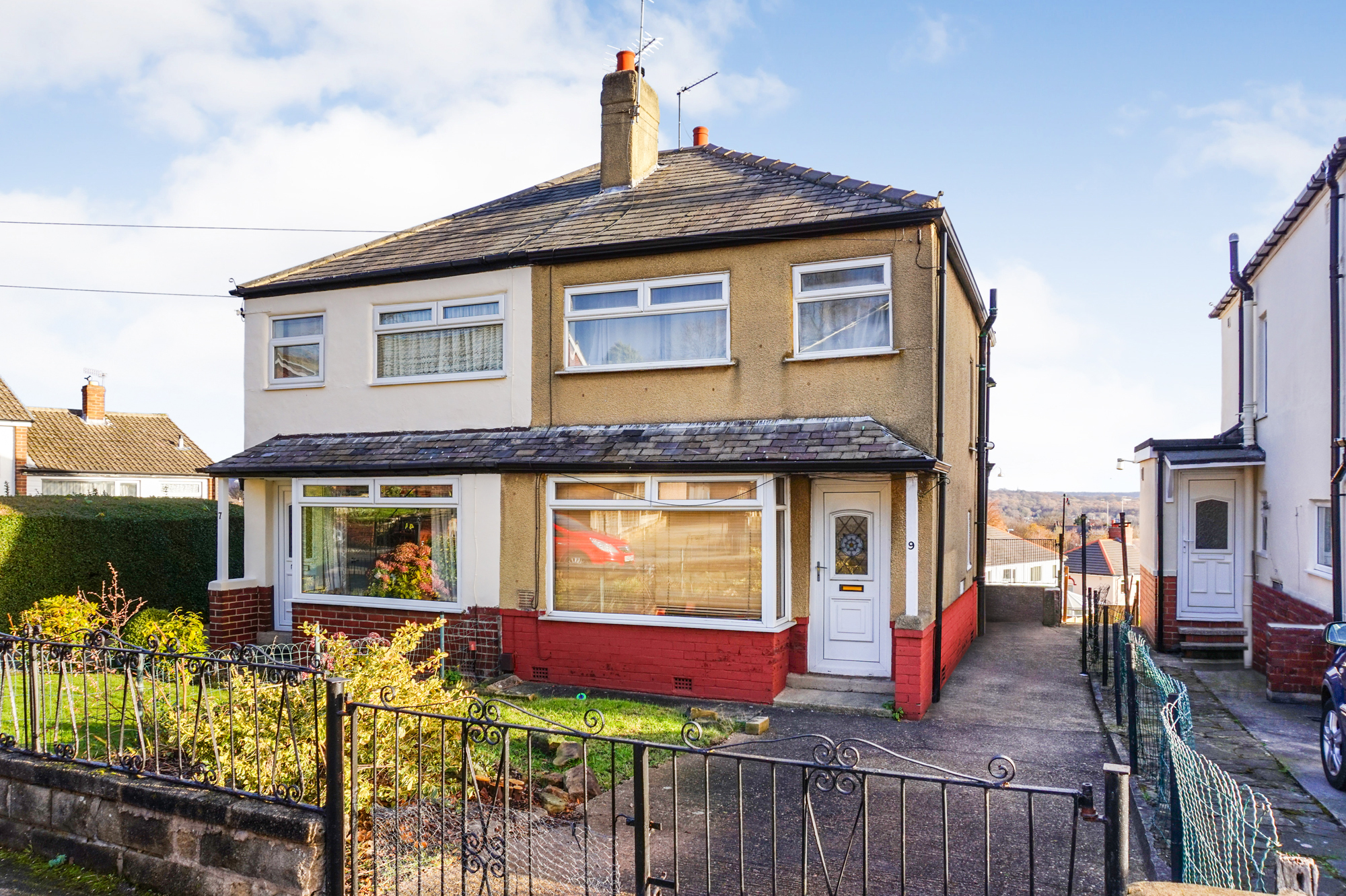 2 bedroom semi-detached house for sale in Moorside Drive, Leeds, LS13 2HN