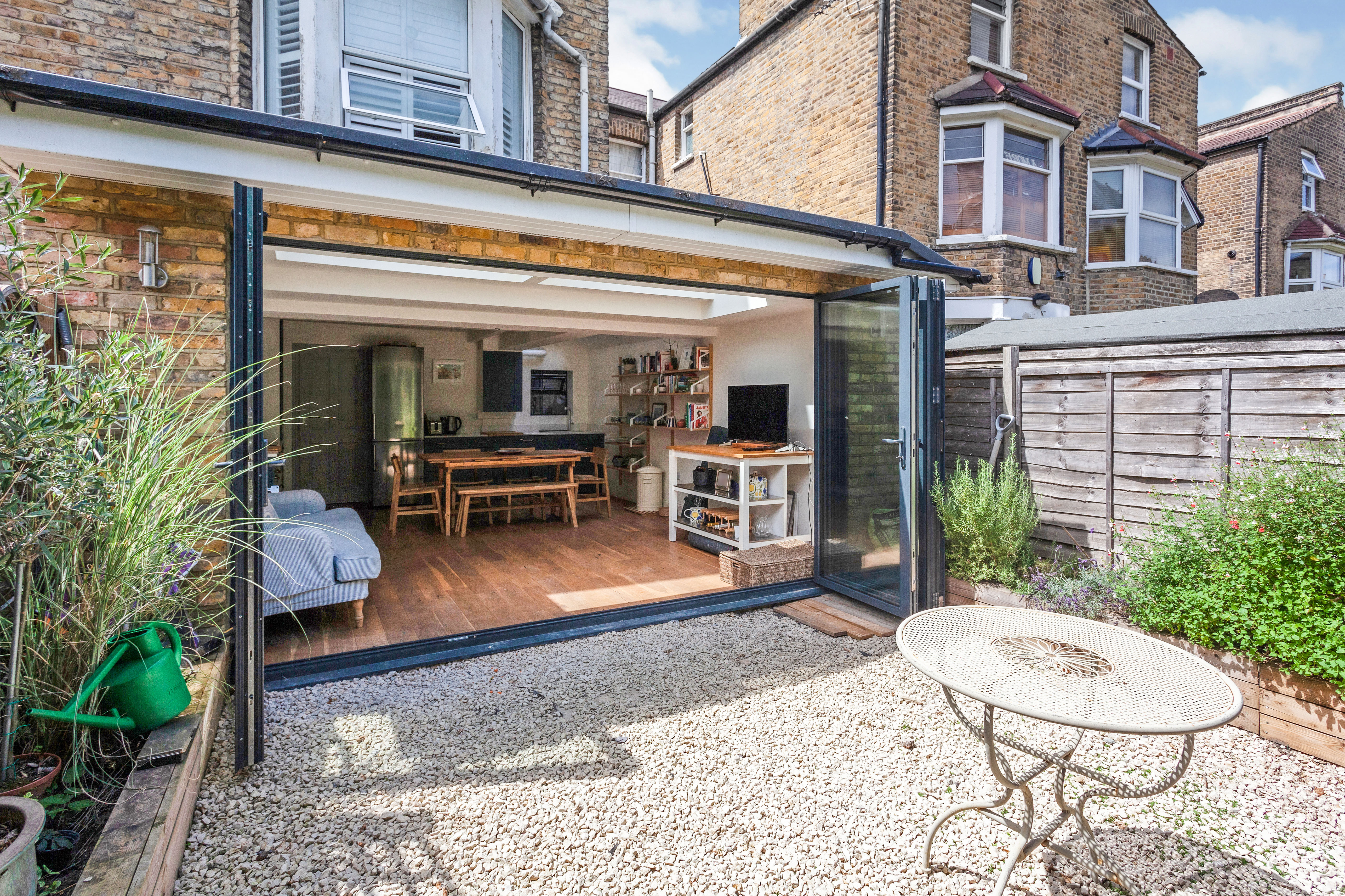 2 bedroom ground floor flat for sale in Keston Road, Peckham, SE15 4JA