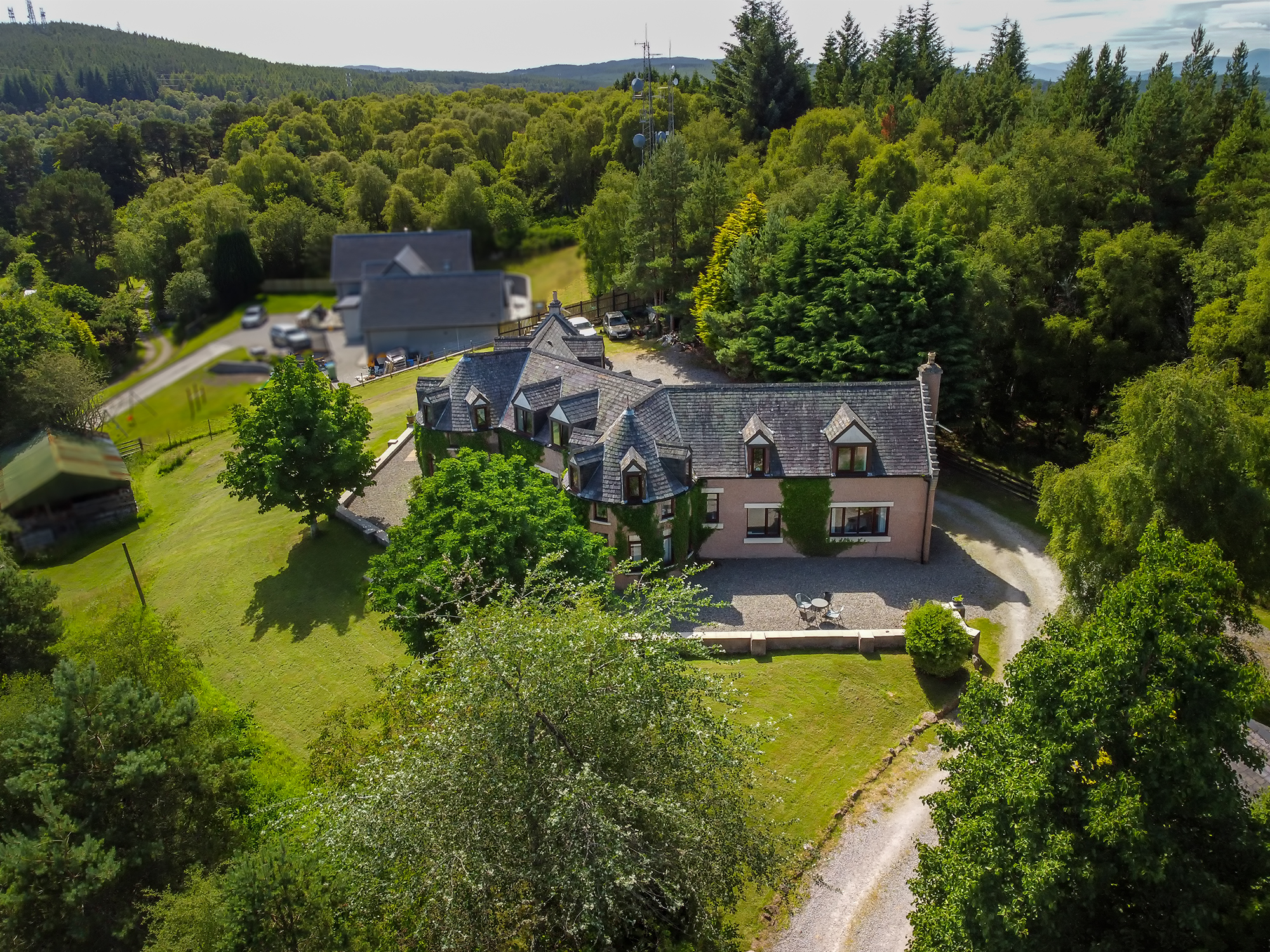 7 bedroom detached house for sale in Leachkin, Inverness, IV3 8PN