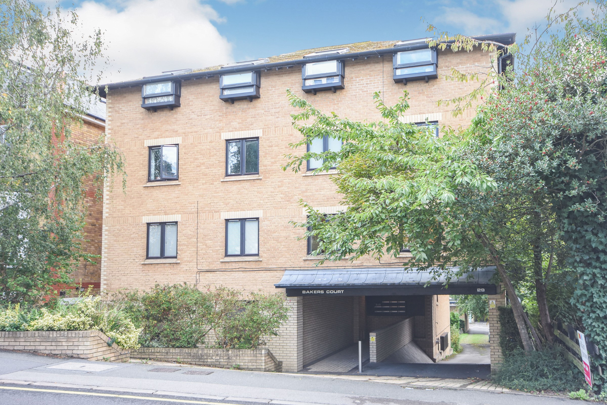 2 bedroom purpose-built flat for sale in Bakers Court, Brentwood, CM14 4FP