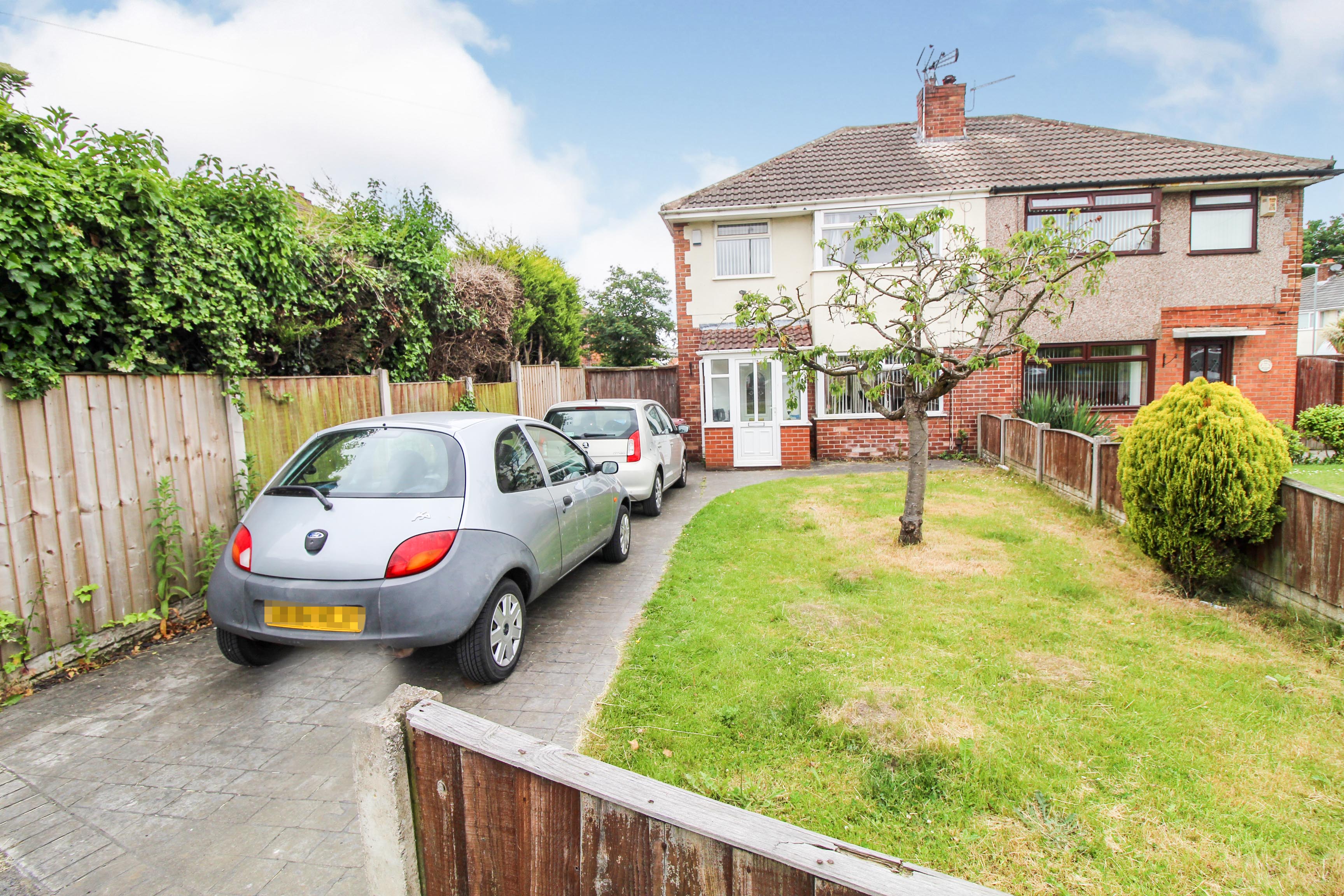 3 bedroom semi-detached house for sale in Dragon Lane, Prescot, L35 3QZ