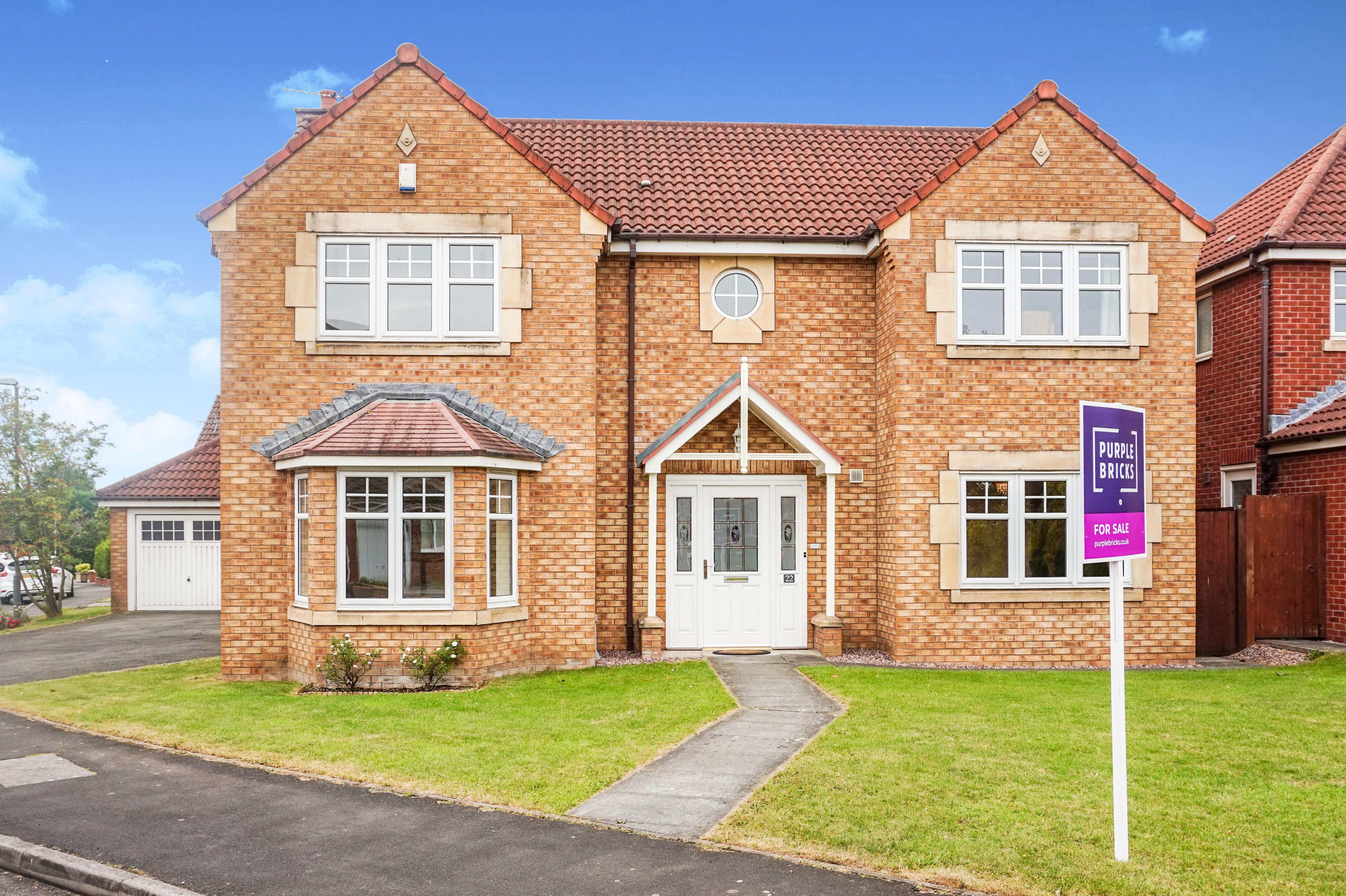 4 bedroom detached house for sale in Barn Hey Drive, Leyland, PR26 6QX