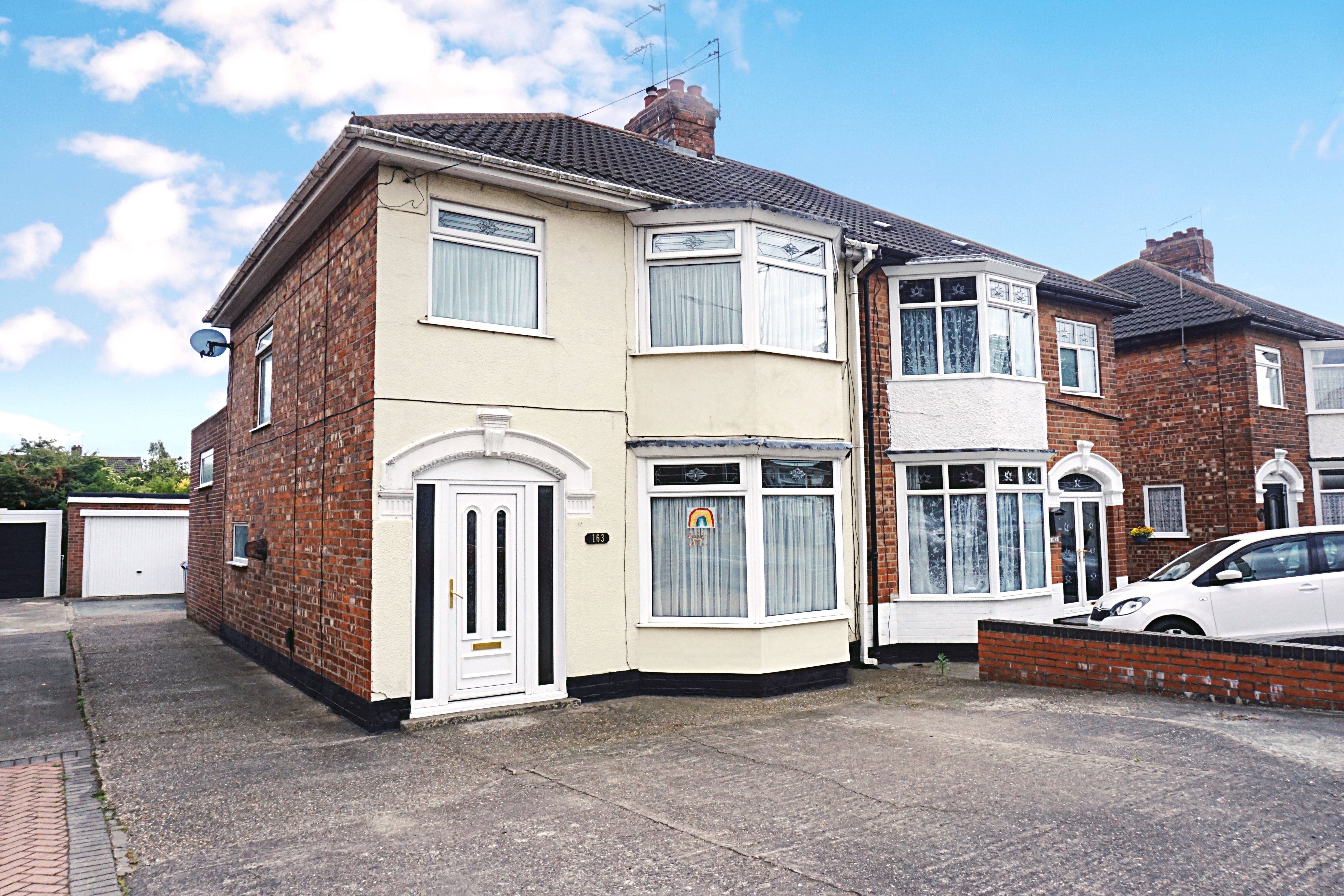 3 bedroom semi-detached house for sale in Boothferry Road, Hessle, HU13 9BB