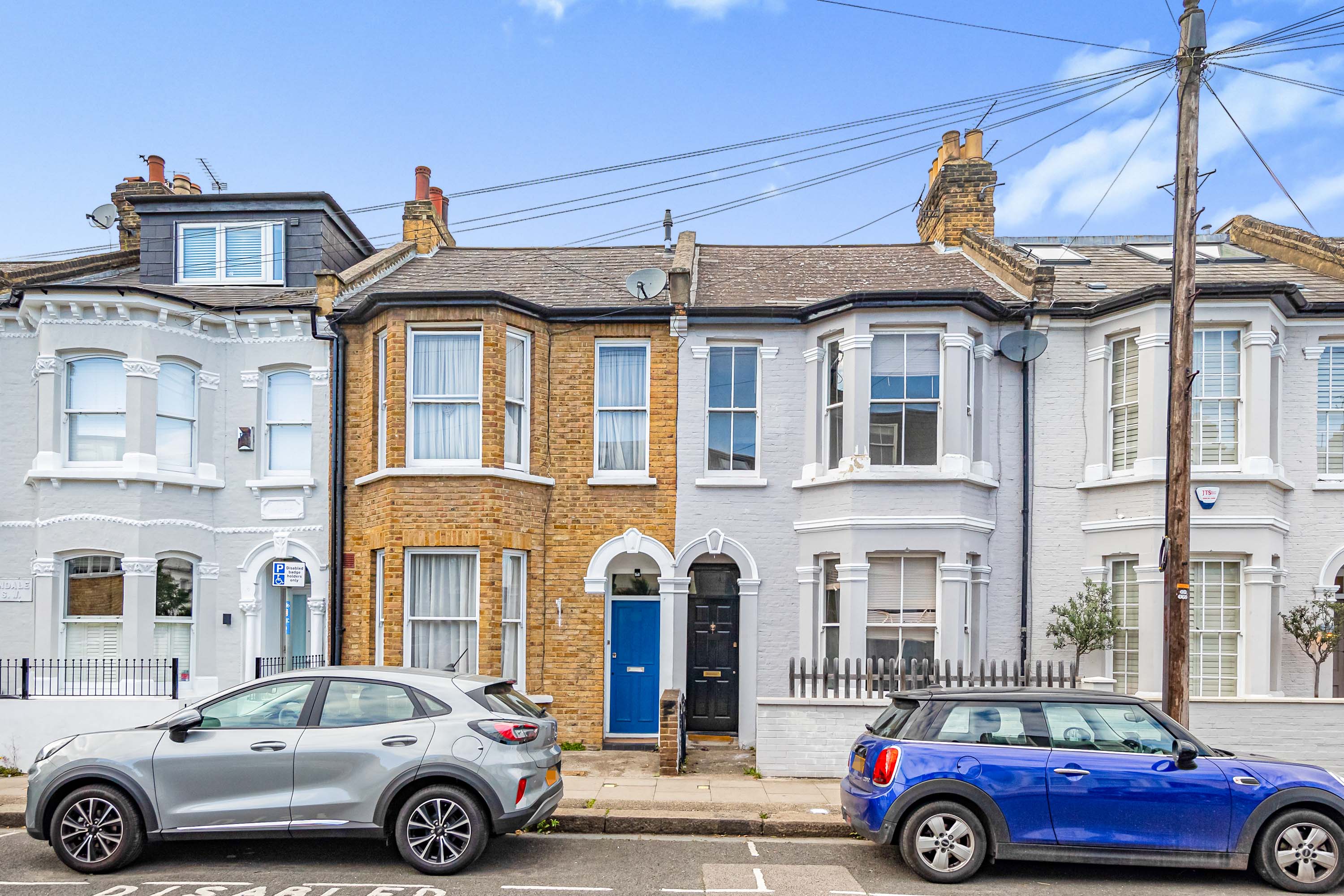 4 bedroom terraced house to rent in Stephendale Road, Fulham, SW6 2LT