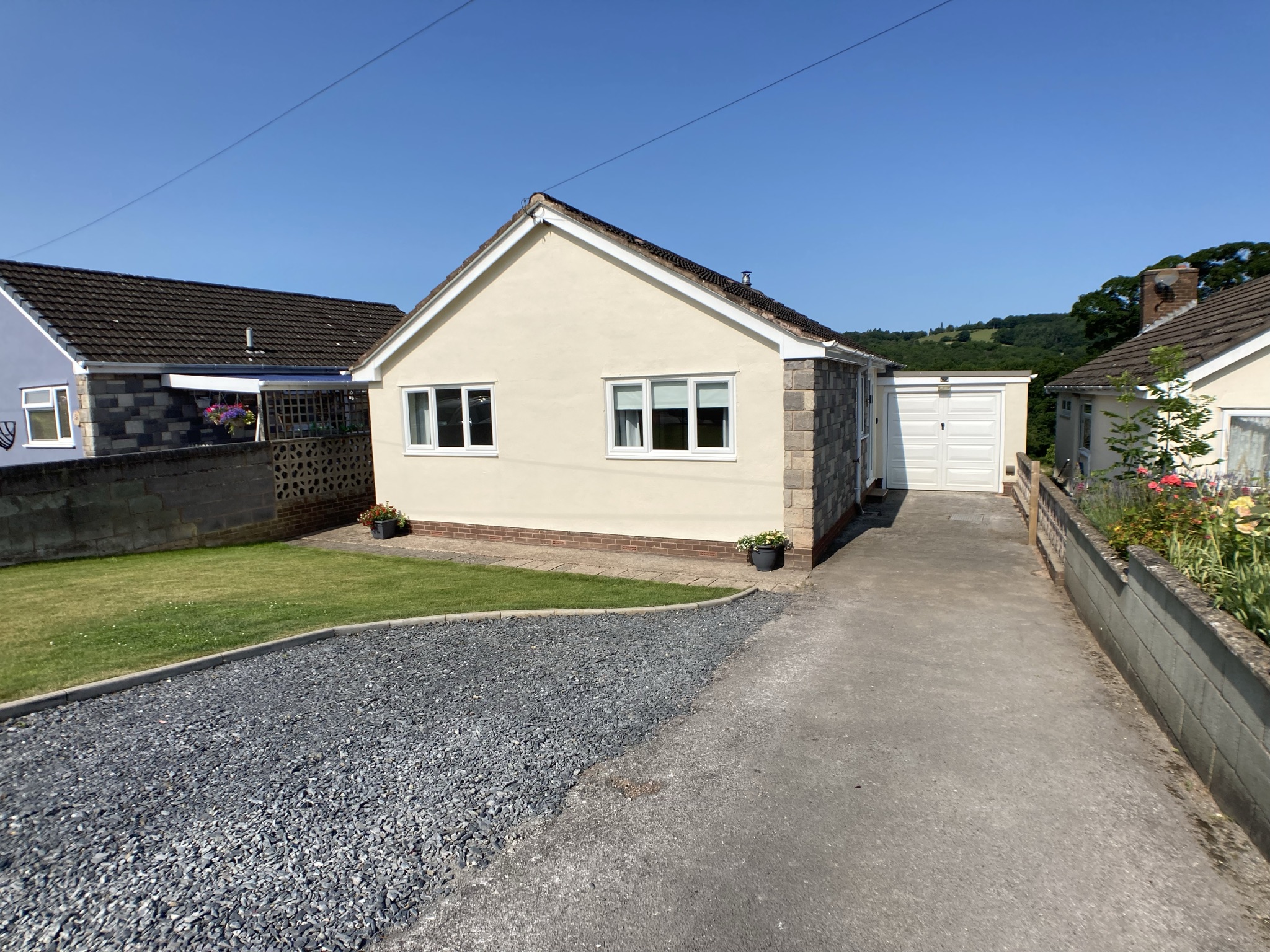 2 bedroom detached bungalow for sale in Parc Y Llan, Llanfair Dyffryn ...