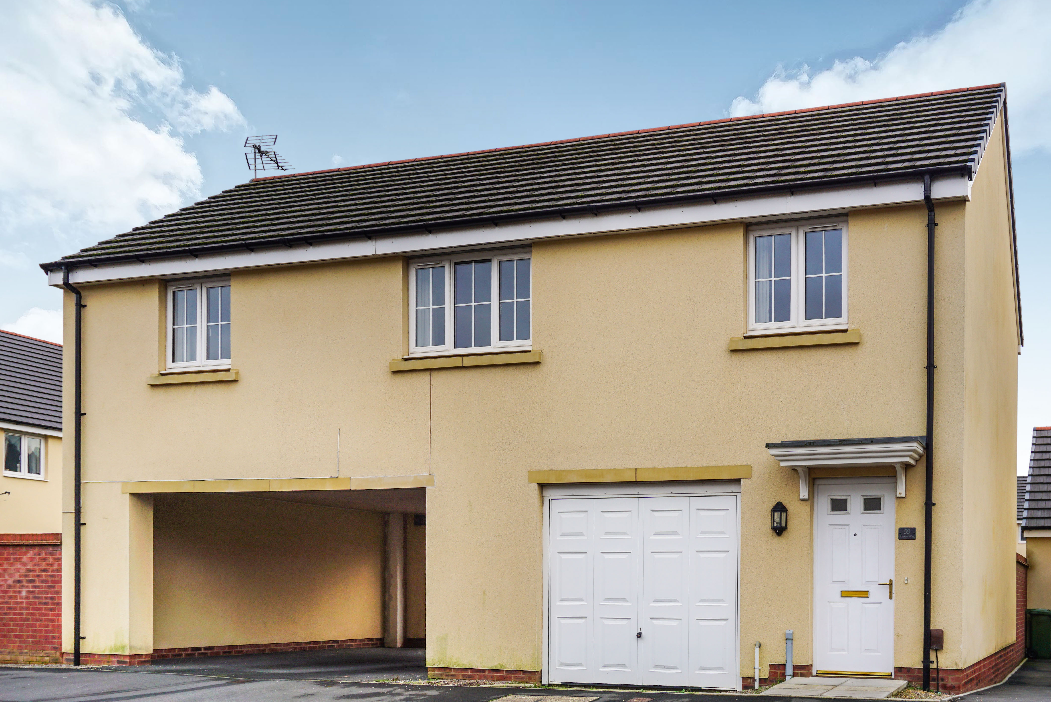 1 bedroom coach house for sale in Alexon Way, Pontypridd, CF37 5BS