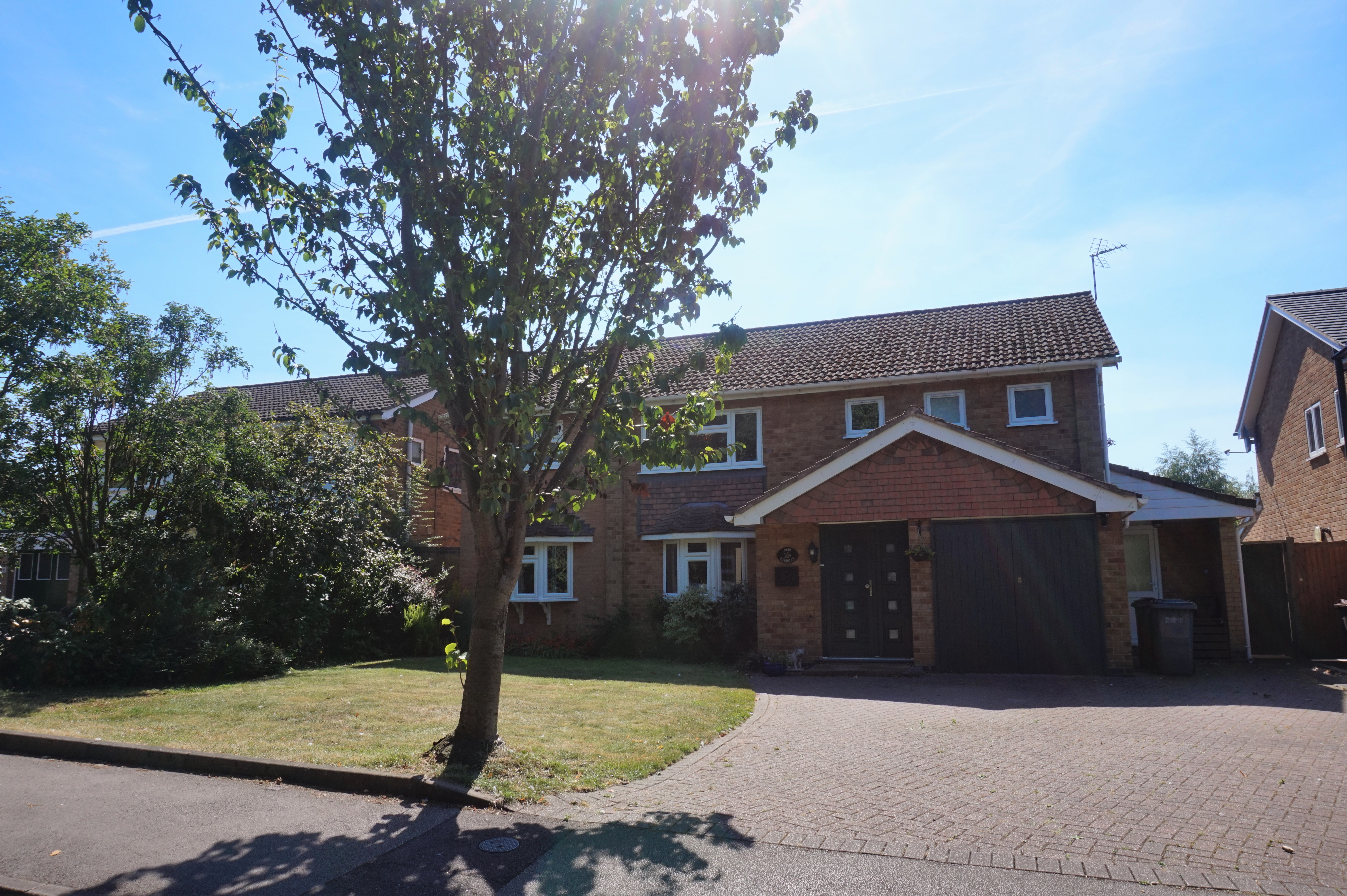 4 bedroom detached house for sale in Warwick Road, Solihull, B93 9LG