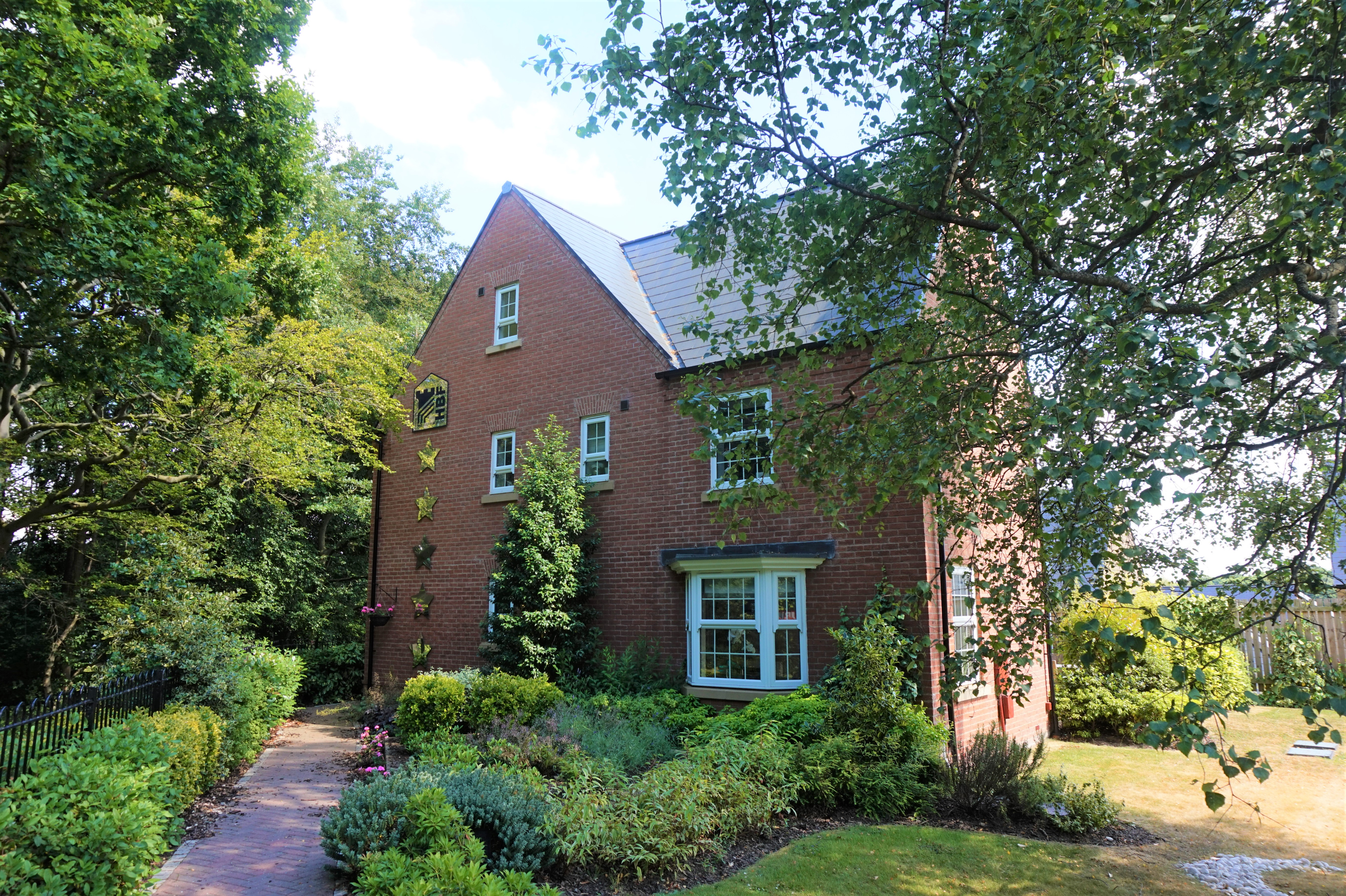 5 bedroom detached house for sale in Bodington Way, Leeds, LS16 8FY