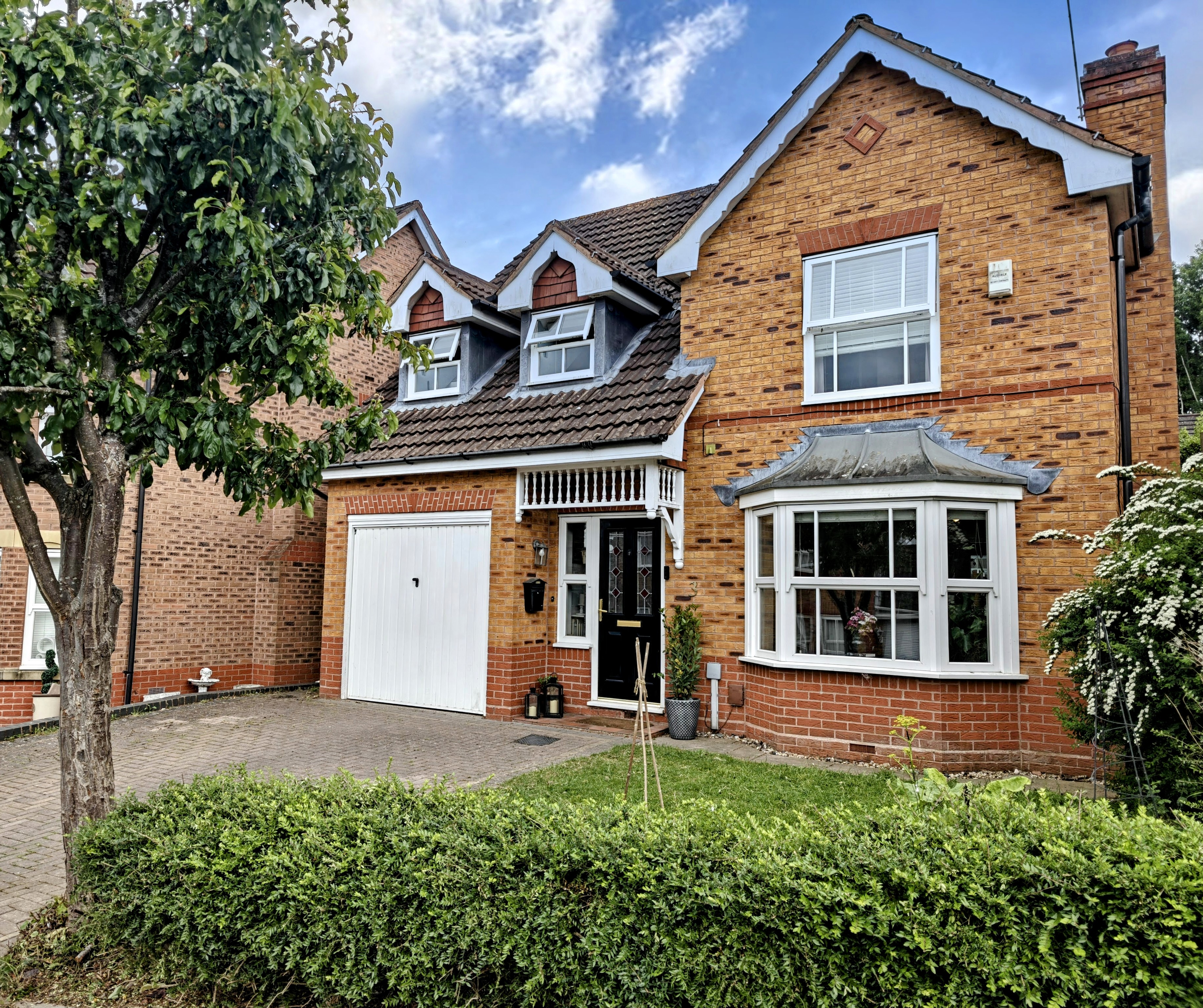 4 bedroom detached house for sale in Watchetts Green, Worcester, WR4 0RT