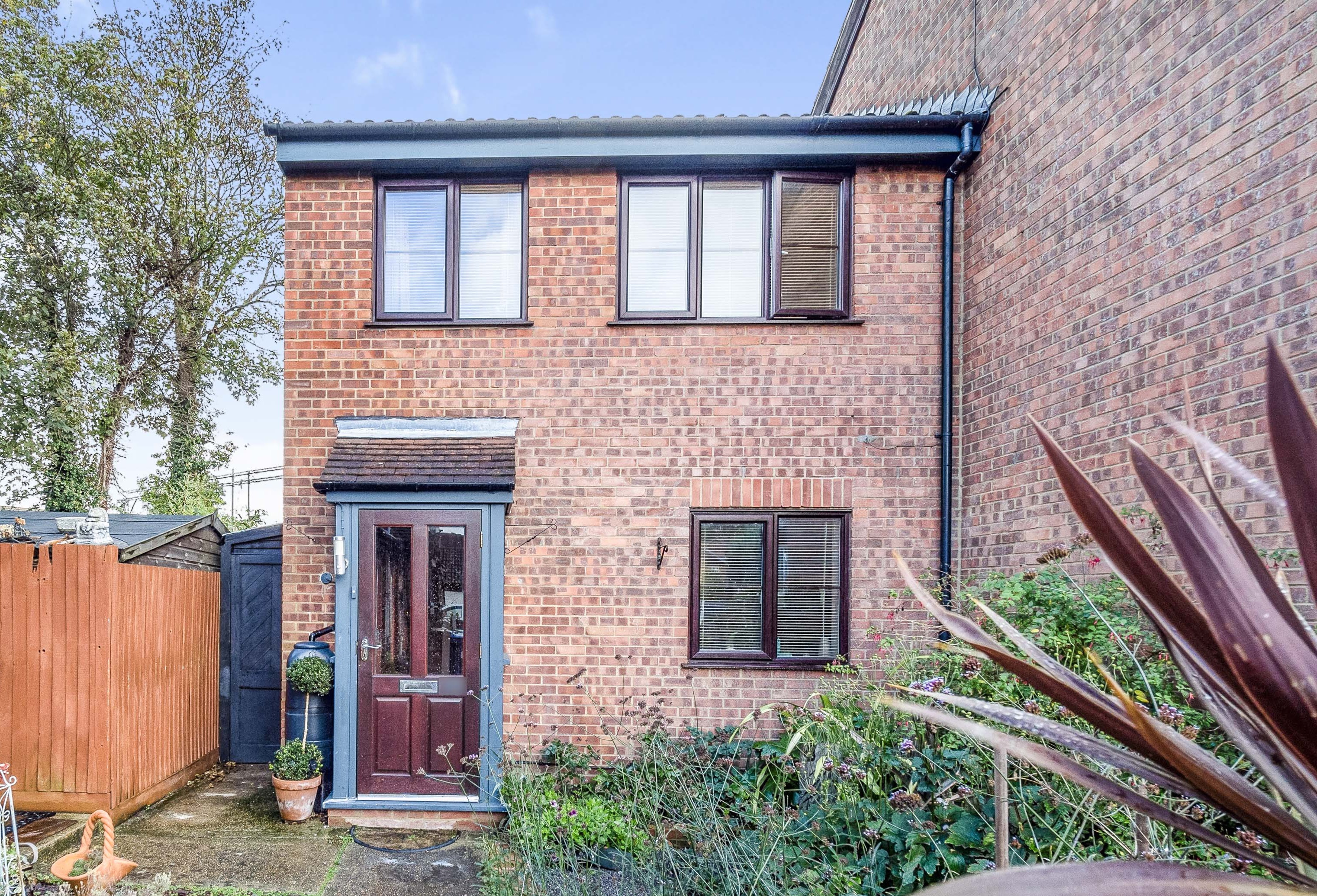 3 bedroom end of terrace house for sale in Falcon Avenue, Grays, RM17 6SB