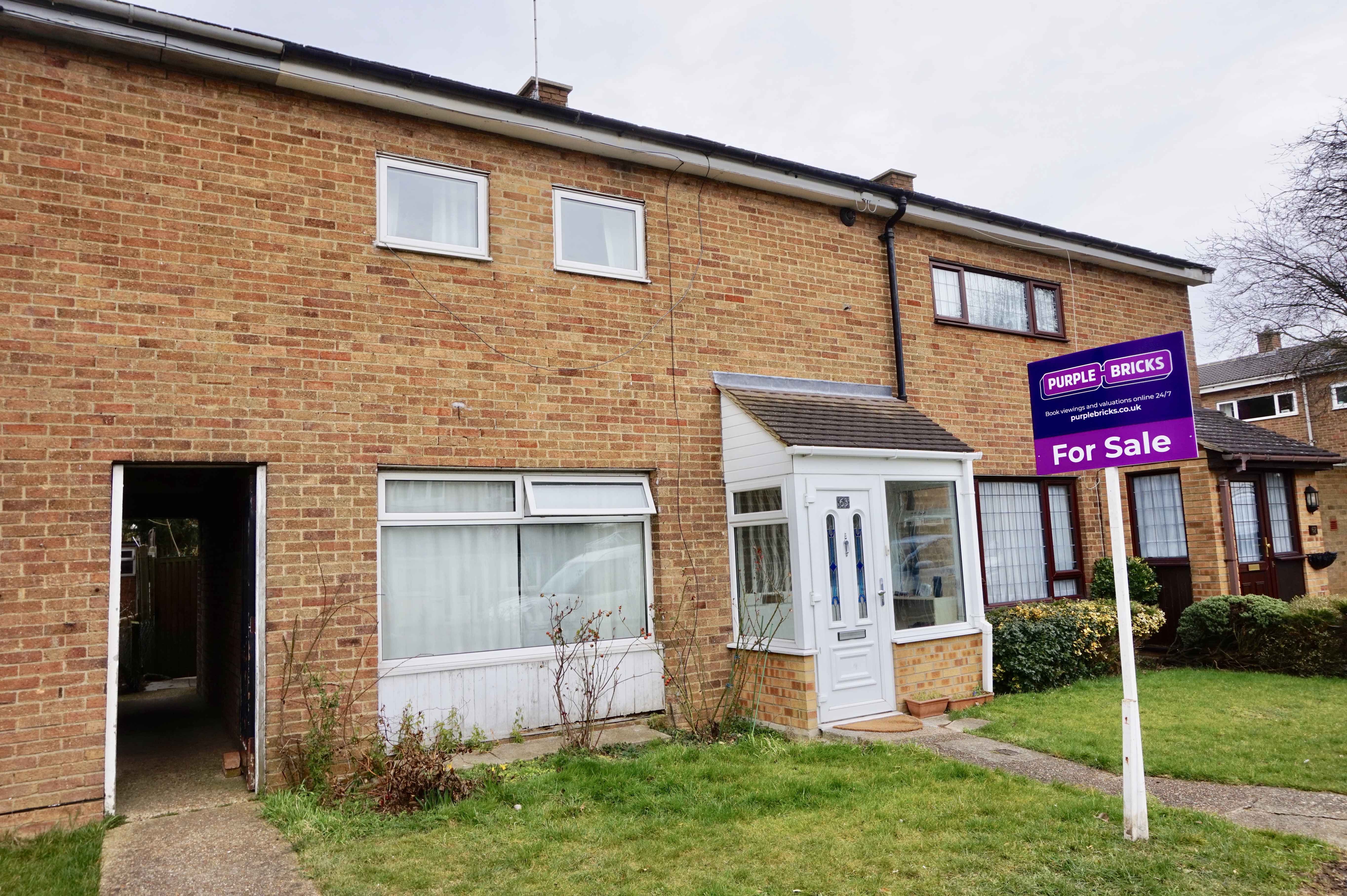 3 bedroom terraced house for sale in Waterhouse Moor, Harlow, CM18 6BD