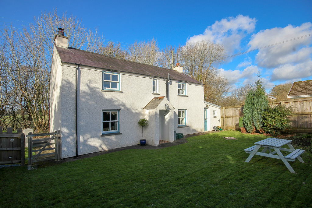 2 bedroom cottage for sale in Lower Quay Road, Haverfordwest, SA62 4LR