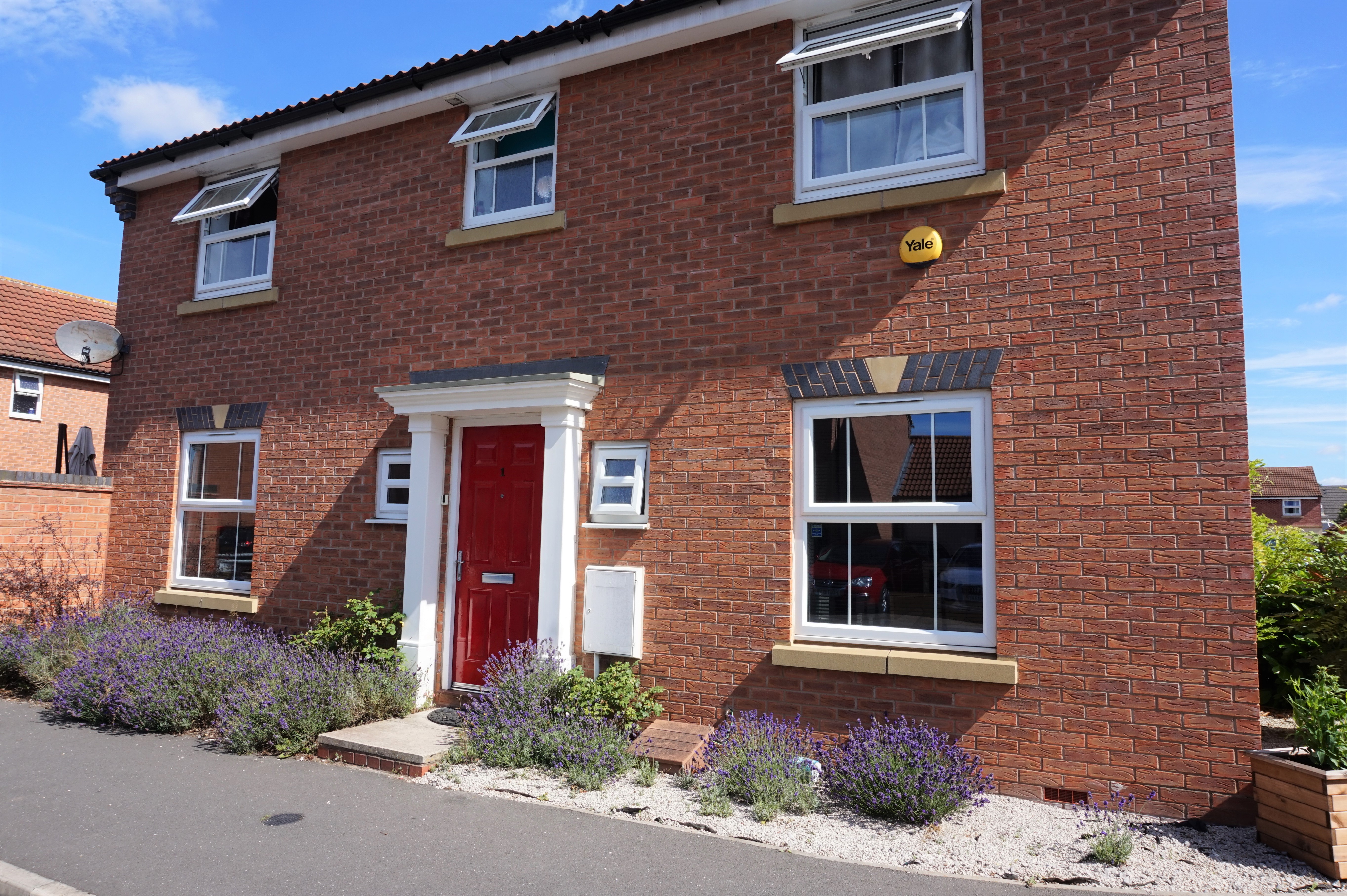 4 bedroom detached house for sale in Hopkinson Court, Nottingham, NG6 8YY