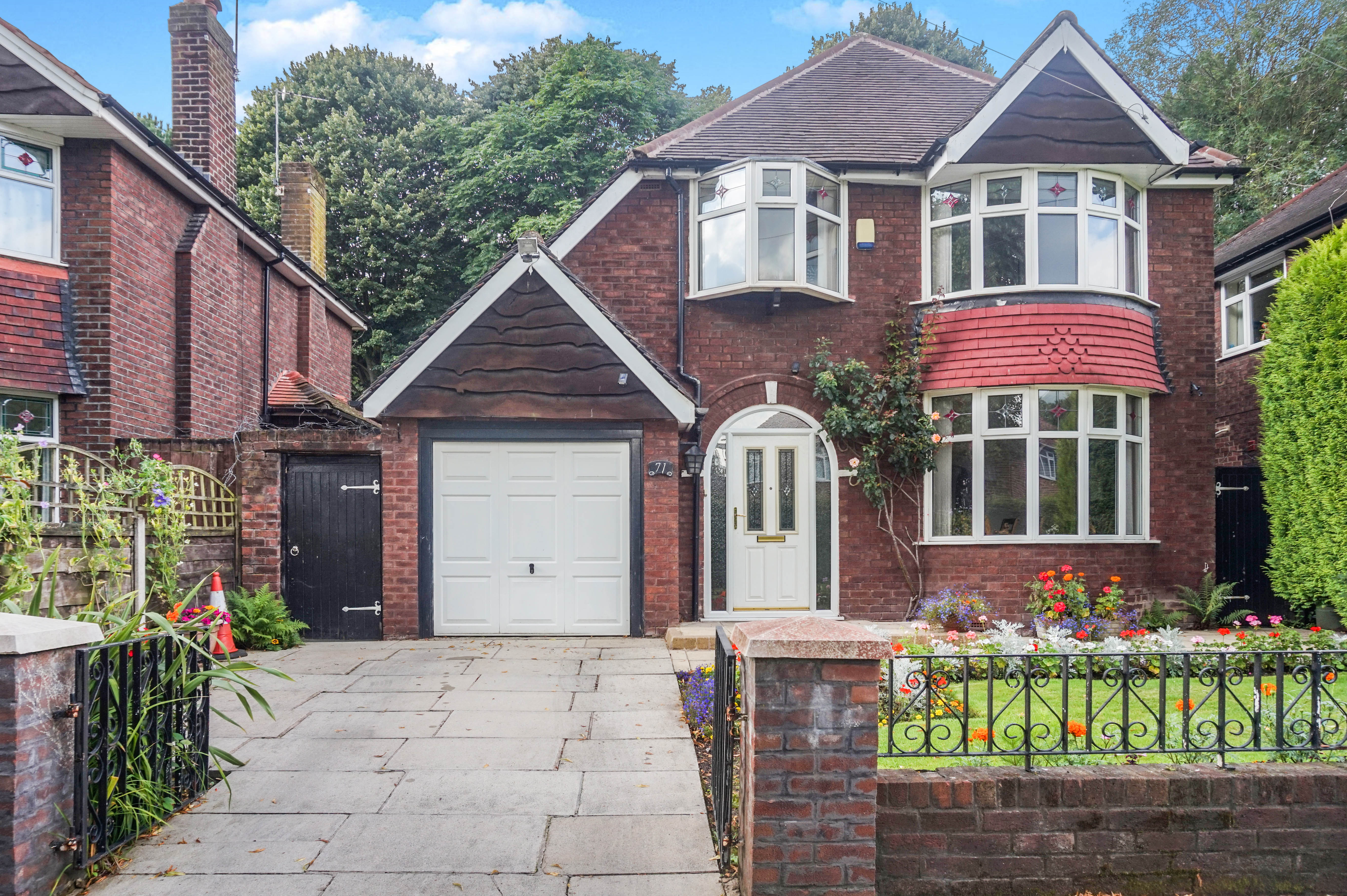 3 bedroom detached house for sale in Homewood Road, Manchester, M22 4DG