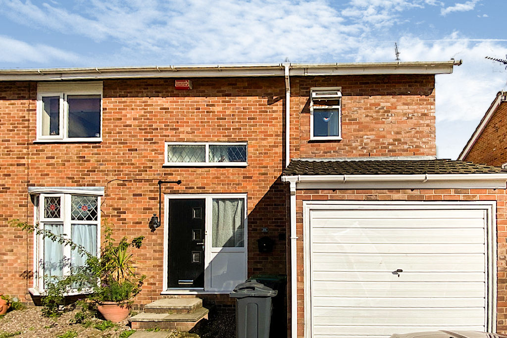 4 bedroom semi-detached house for sale in Walmer Place, Winsford, CW7 1HA