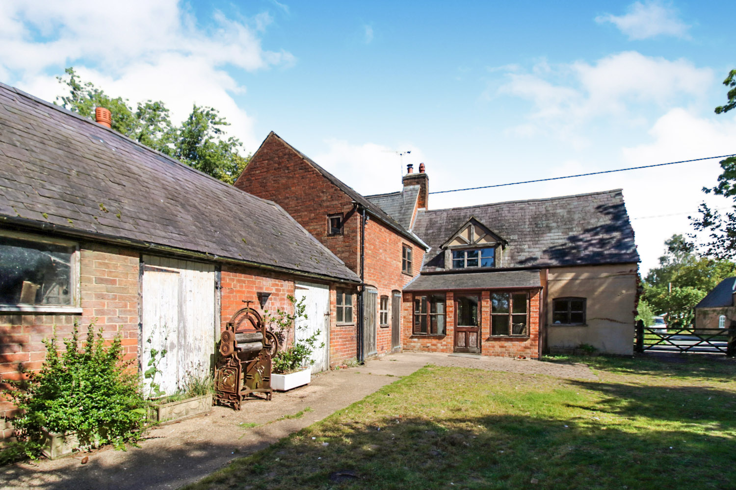 4 bedroom detached house for sale in Main Street, Ashby Parva, LE17 5HU