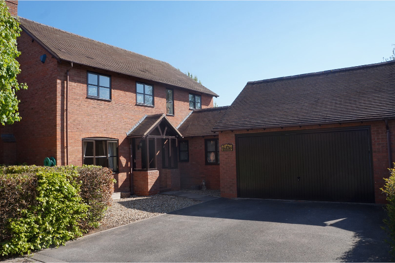 4 bedroom detached house for sale in Astley Court, Shrewsbury, SY4 4DG