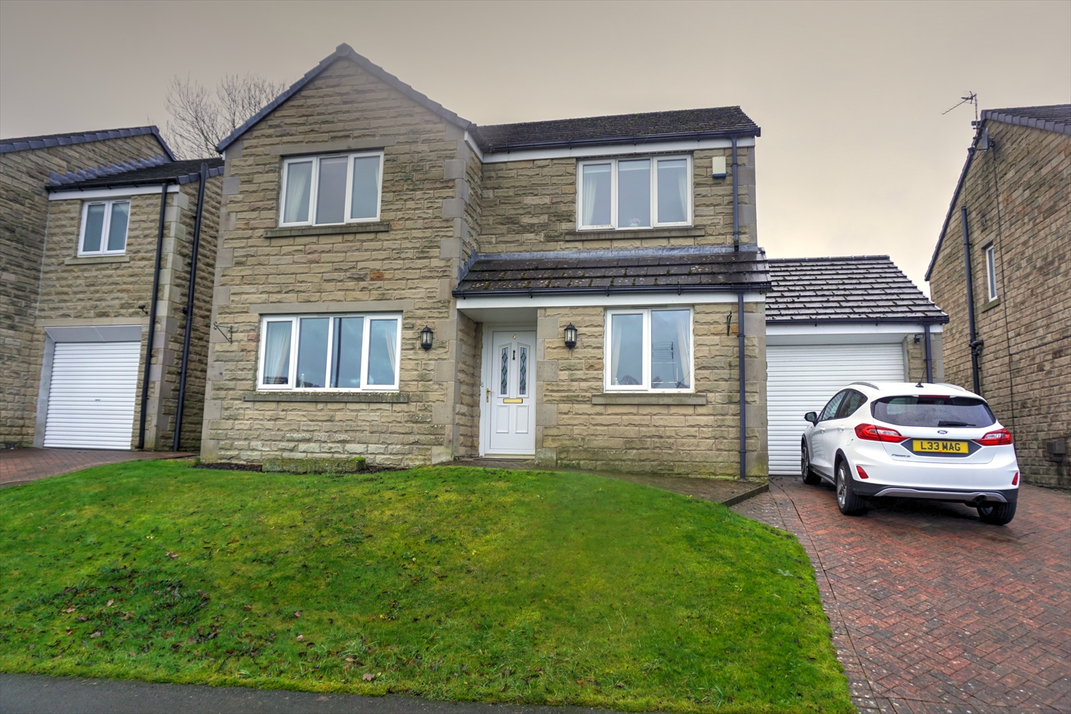 4 bedroom detached house for sale in Sykes Close, Salterforth, BB18 5SZ
