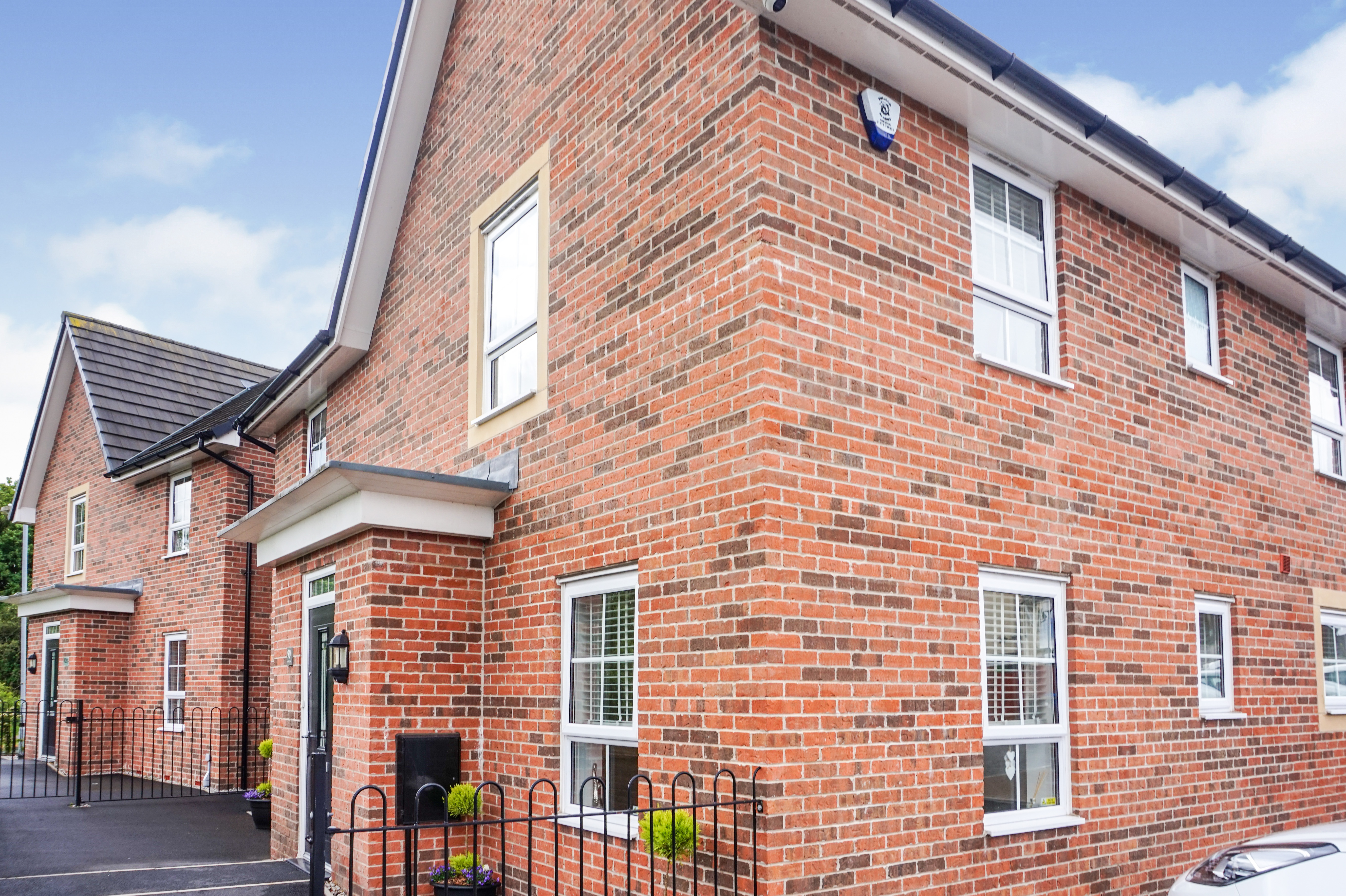 4 bedroom detached house for sale in Pudding Lane, Hyde, SK14 3HZ