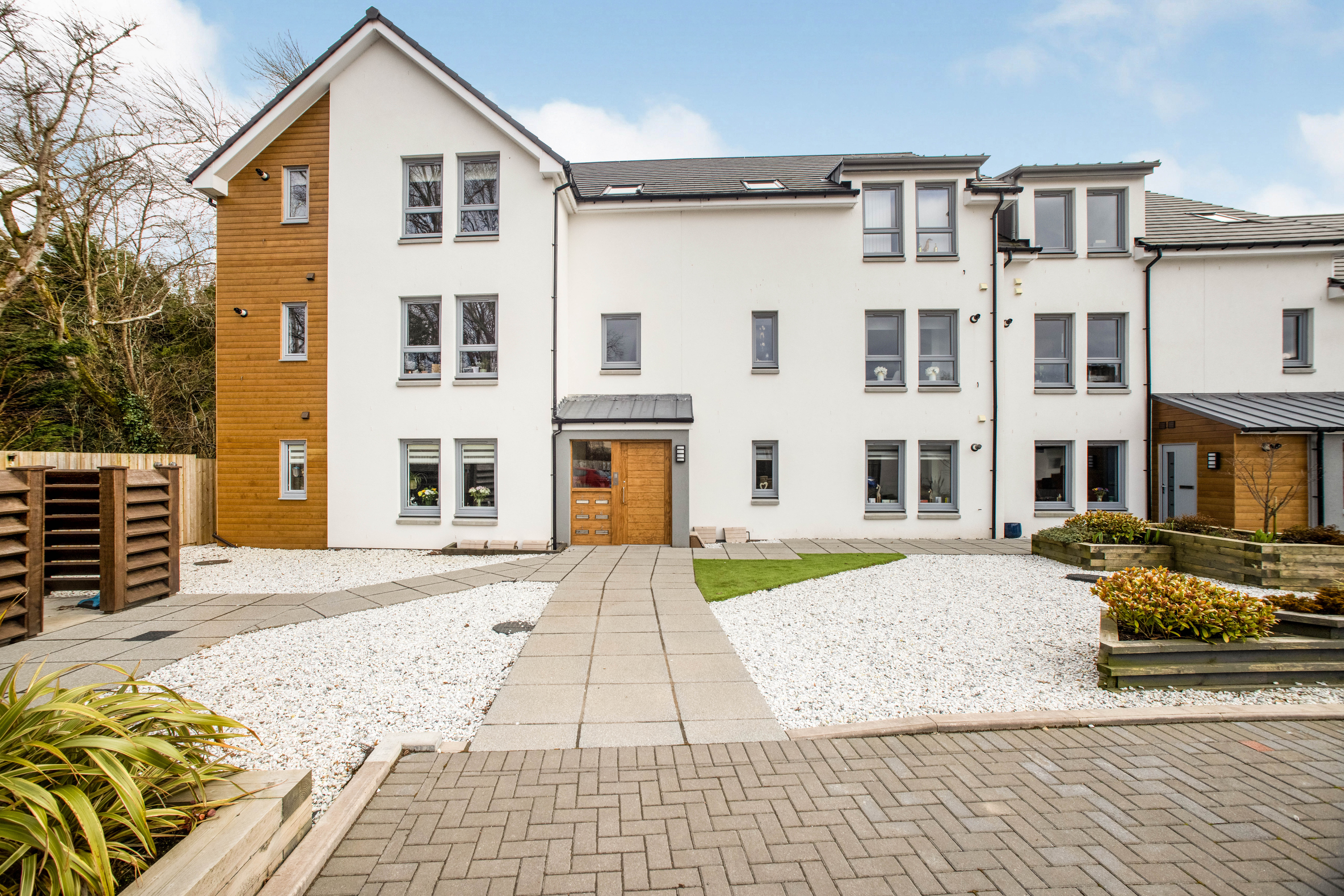 2 bedroom flat for sale in 6 Cleghorn Road, Lanark, ML11 7FA