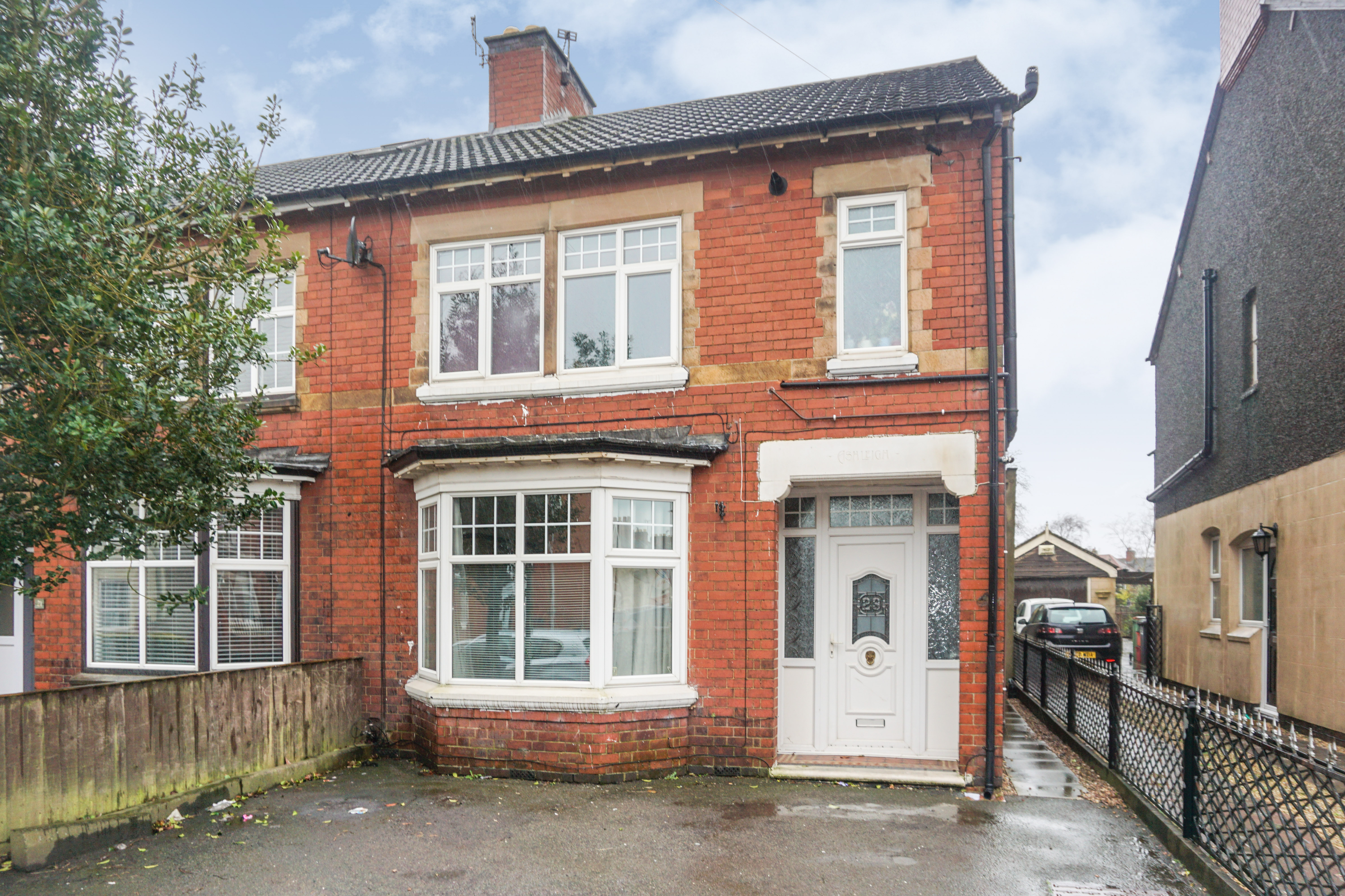 3 bedroom semi-detached house for sale in Central Road, Coalville, LE67 2FH