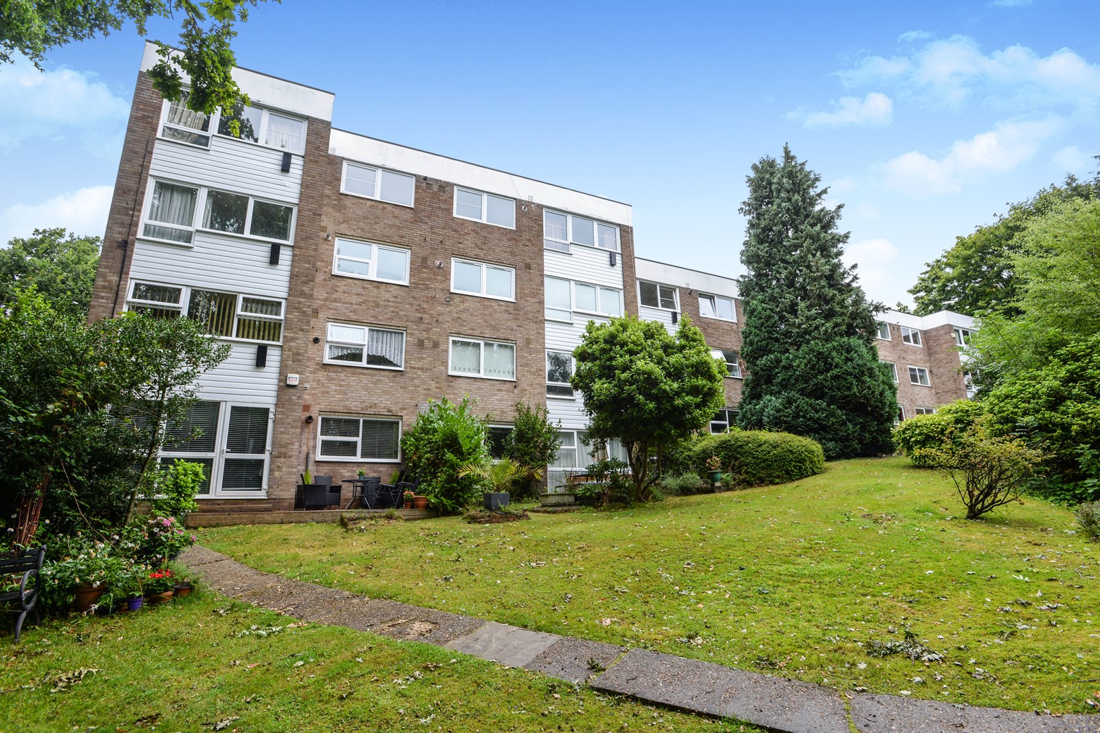 2 bedroom flat for sale in 78 The Avenue, Beckenham, BR3 5EY