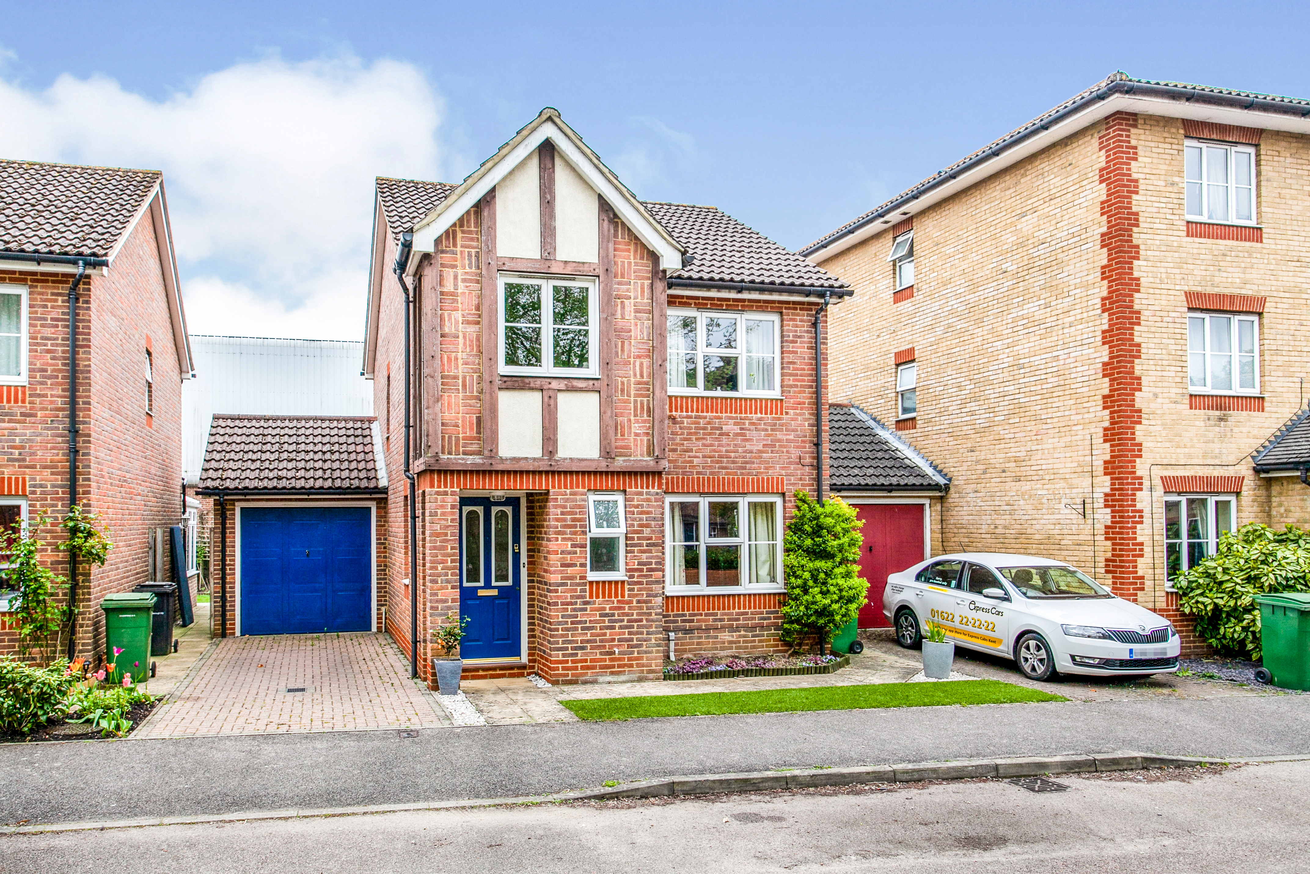 3 bedroom detached house for sale in Albert Reed Gardens, Maidstone ...