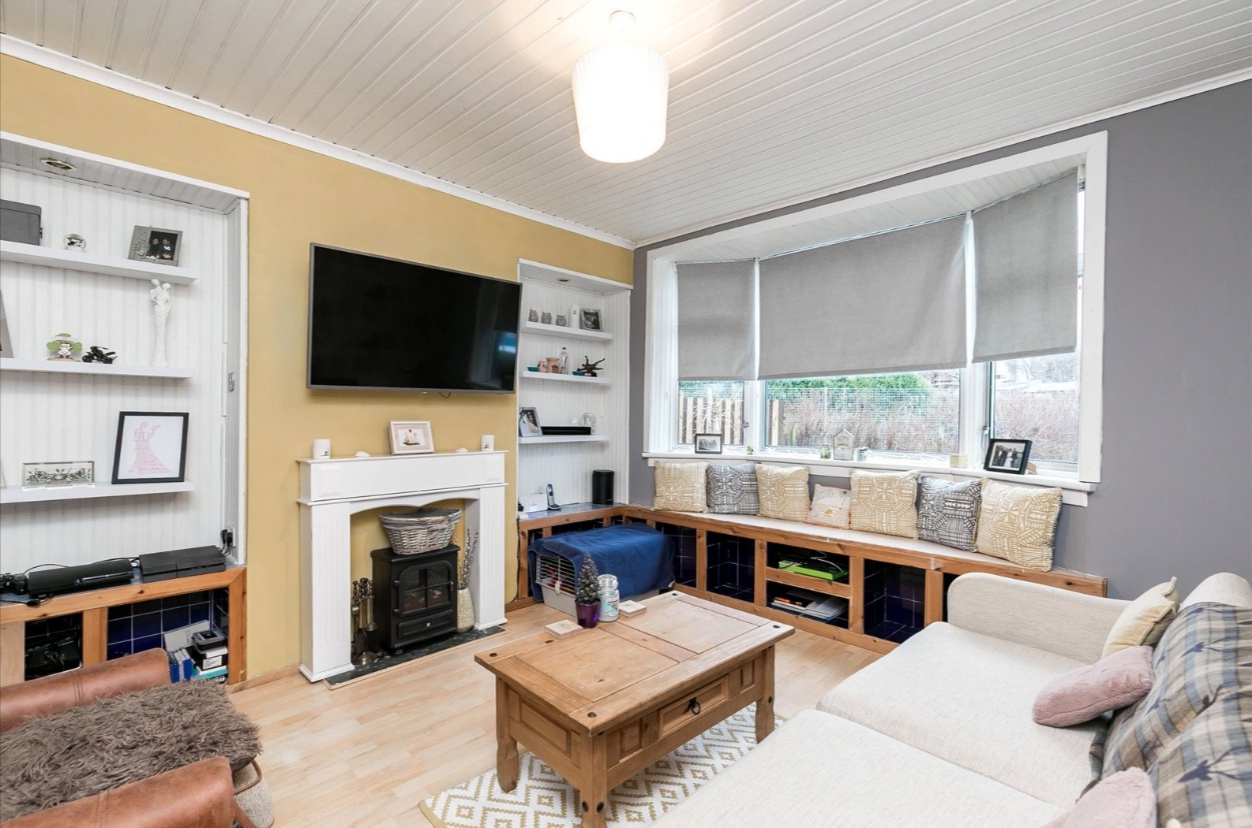 2 bedroom terraced house for sale in Donview Road, Aberdeen, AB24 2SH