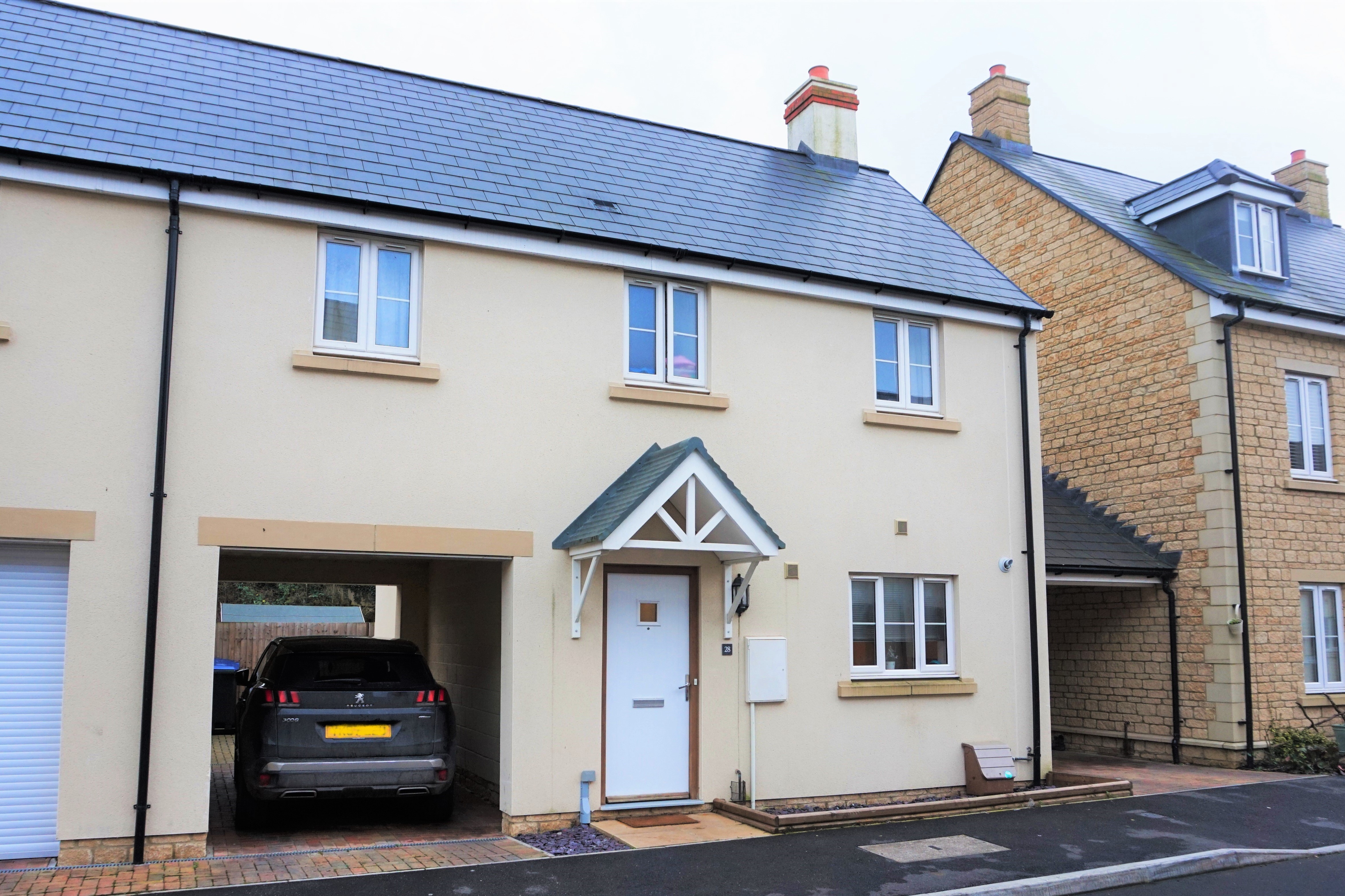 3 bedroom semi-detached house for sale in Station Road, Calne, SN11 0HB