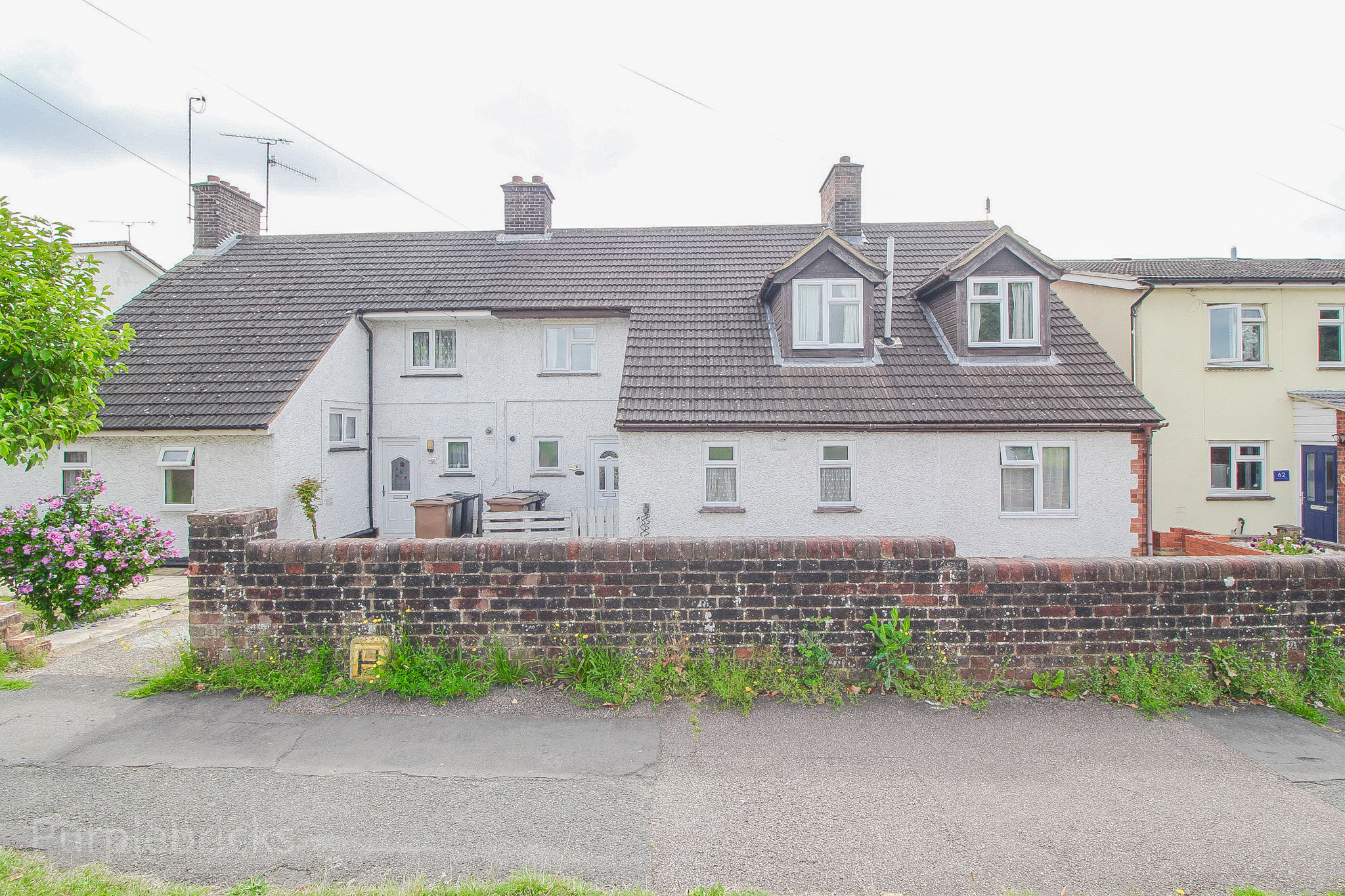 4 bedroom semi-detached house for sale in Bramingham Road, Luton, LU3 2SW