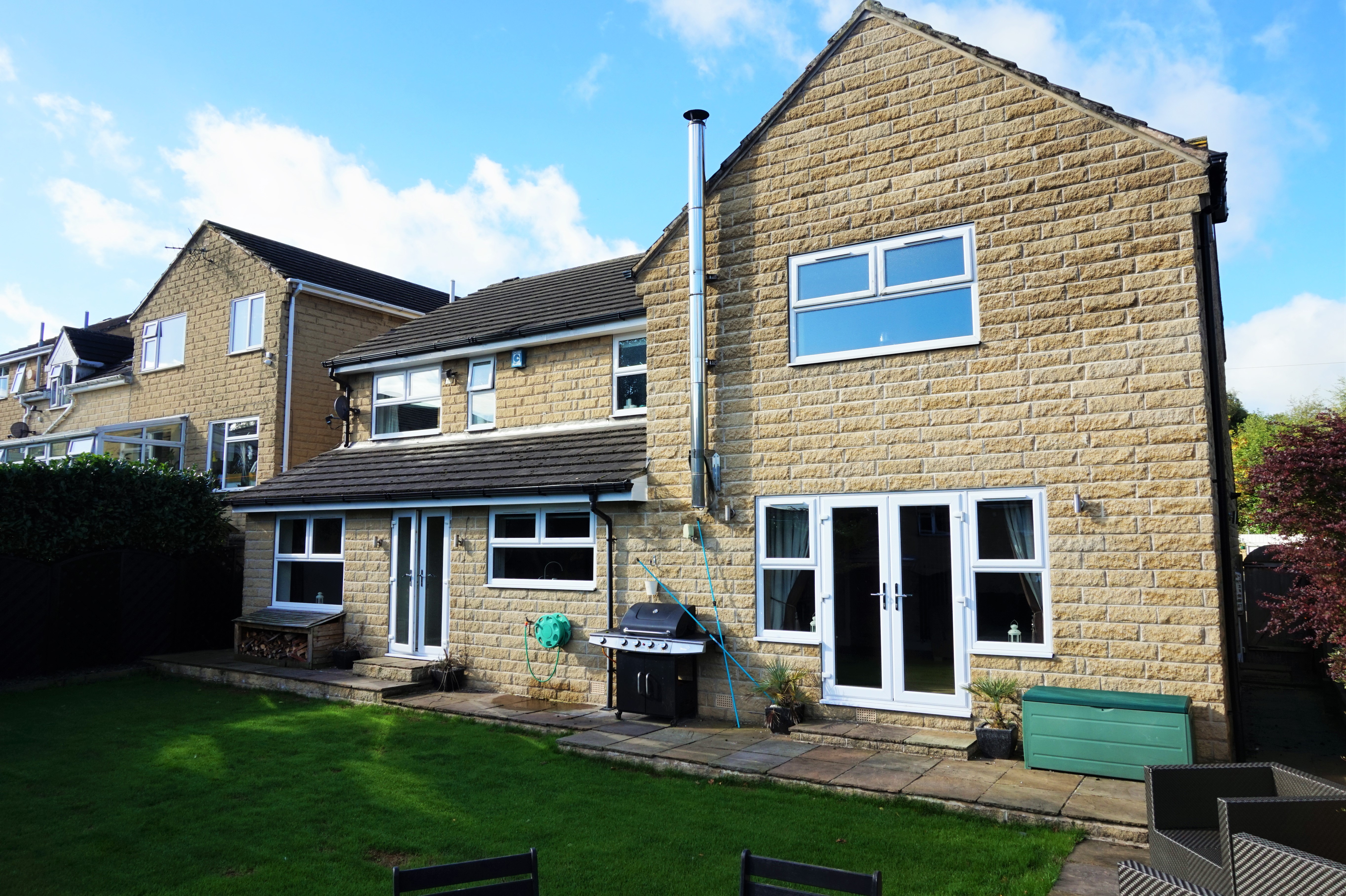 4 bedroom detached house for sale in Broombank, Birkby, HD2 2DJ