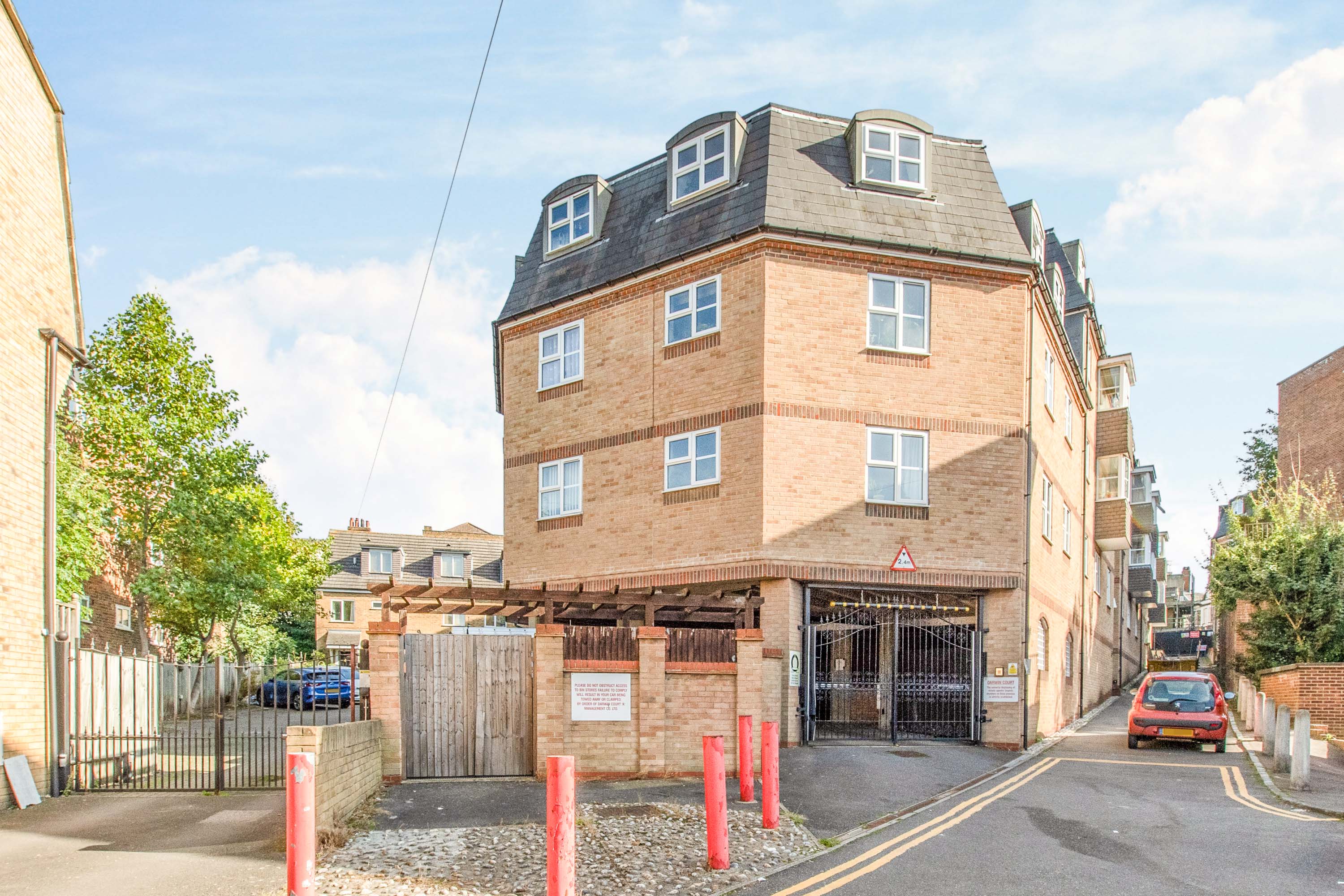 1 bedroom apartment for sale in Darwin Court, Rochester, ME1 1HP