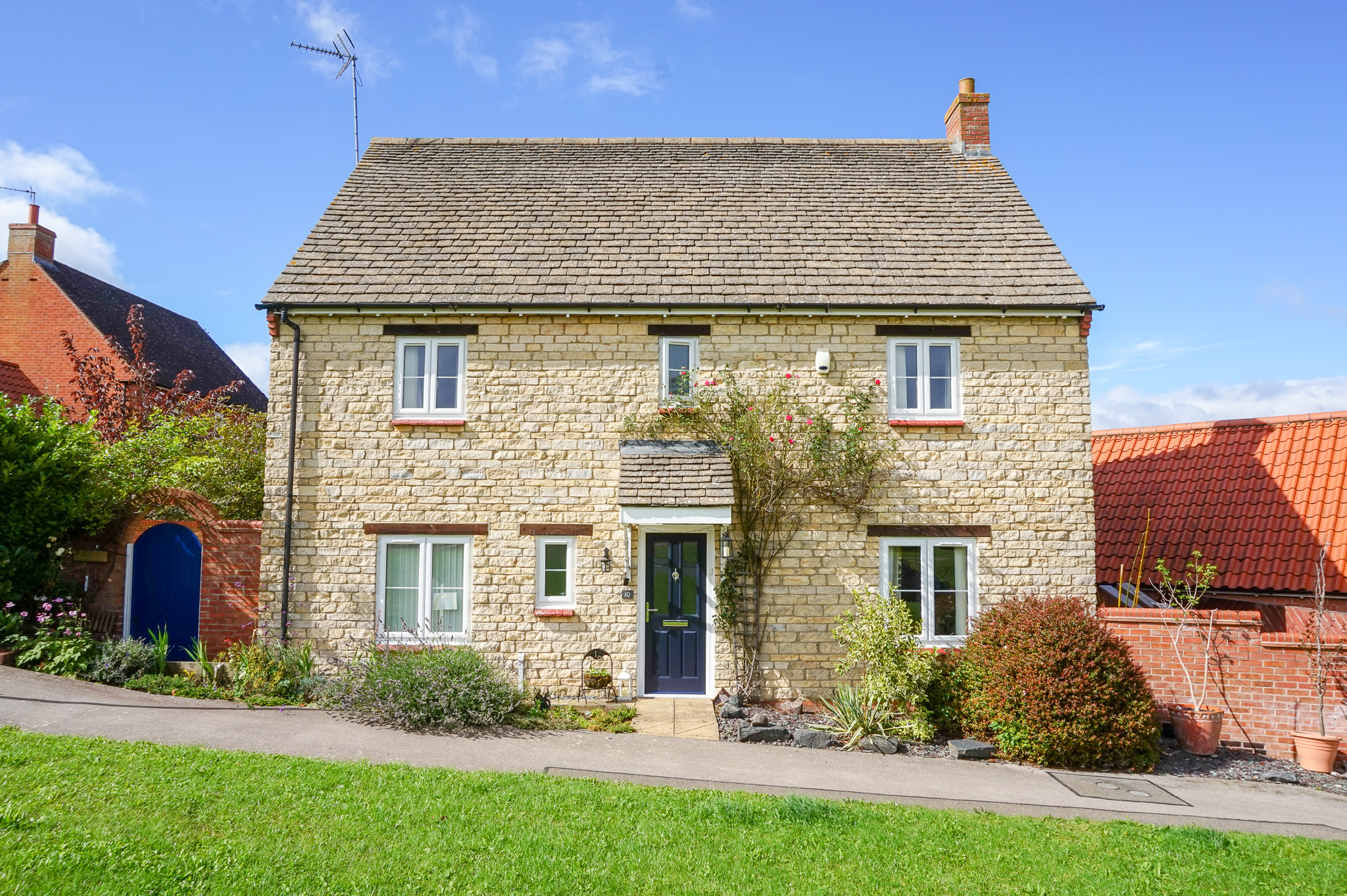 4 bedroom detached house for sale in Nethertown Way, Mawsley, Kettering ...
