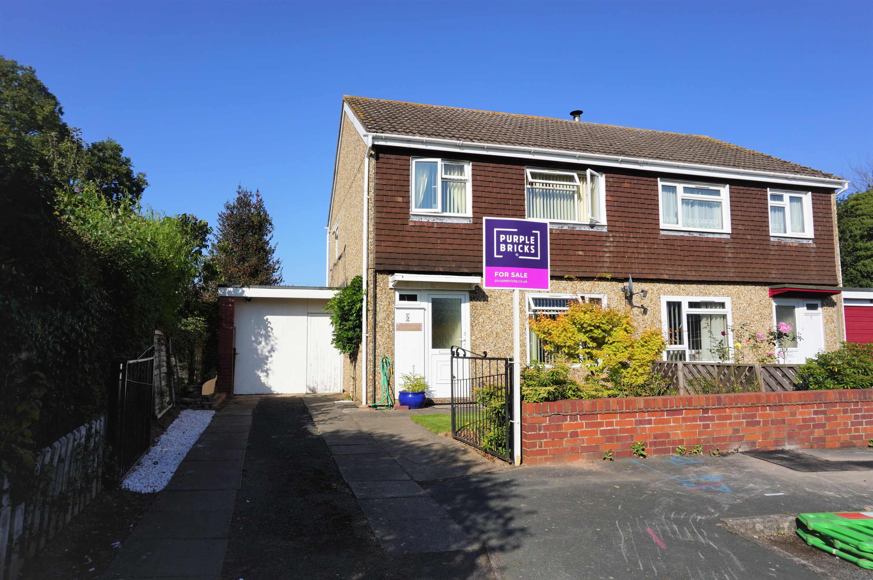 3 bedroom semi-detached house for sale in Acreage, Whitbourne, WR6 5SA