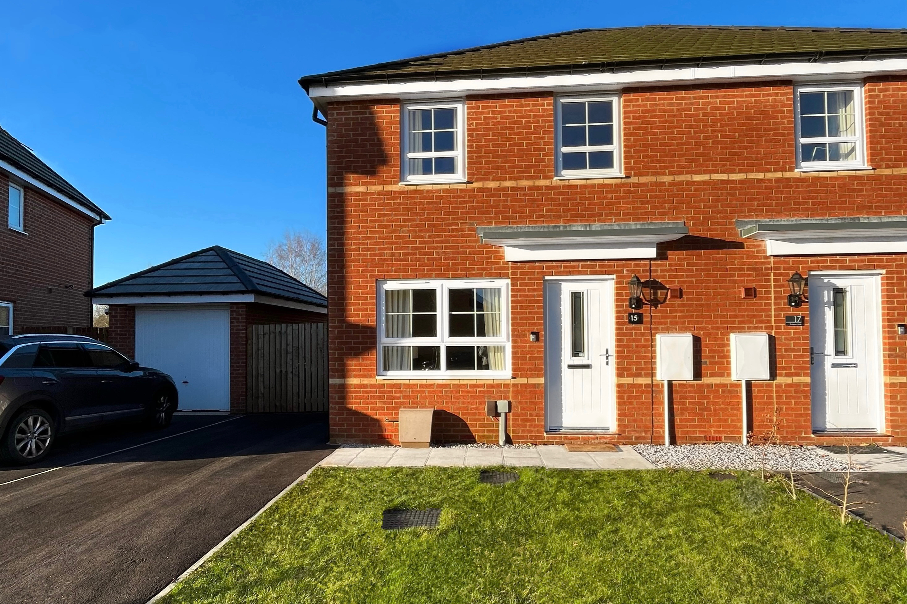 3 bedroom semi-detached house for sale in Railway Walk, Barnsley, S71 4GL