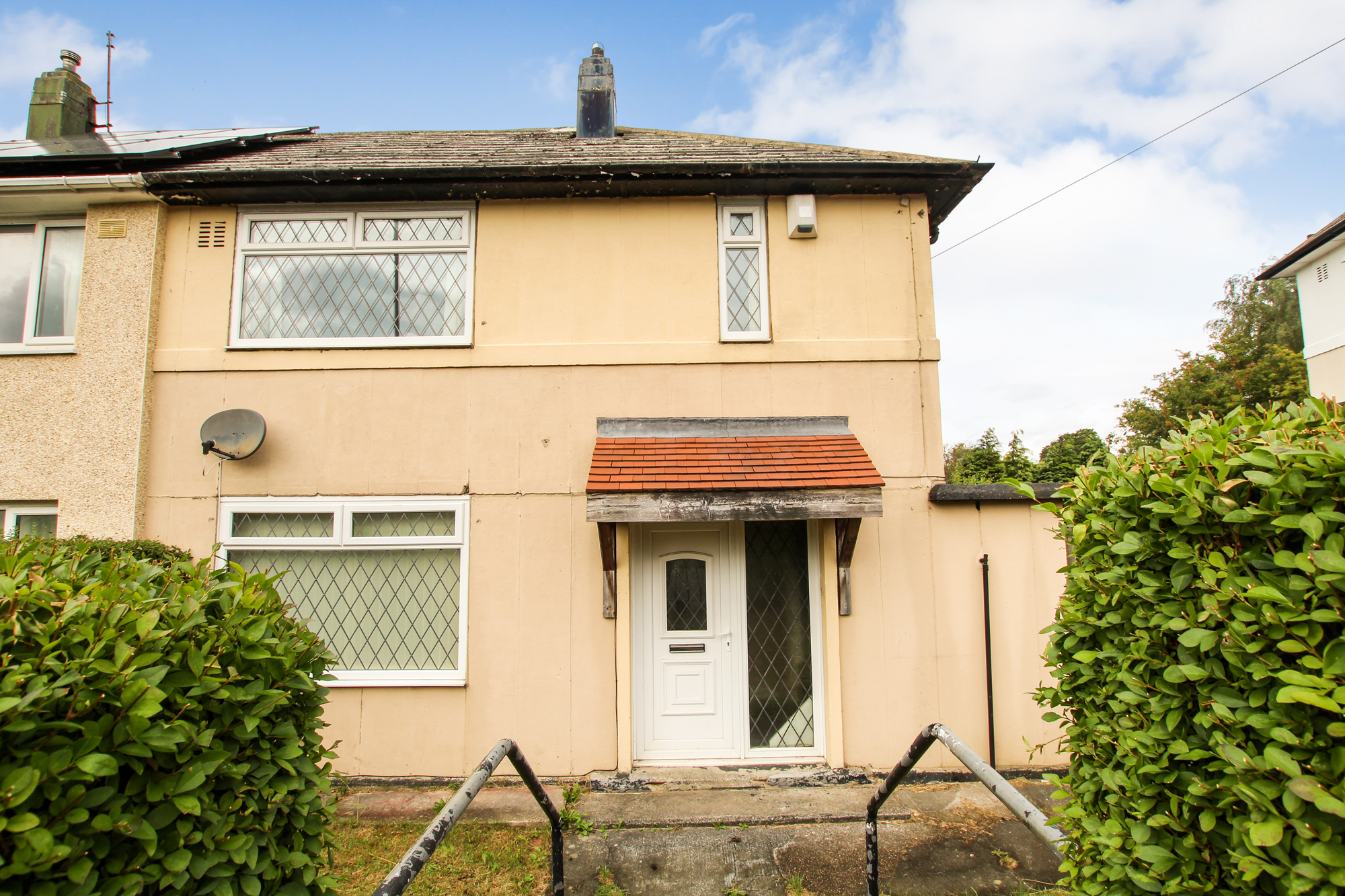 3 bedroom semi-detached house for sale in Brooklands Lane, Leeds, LS14 6QH