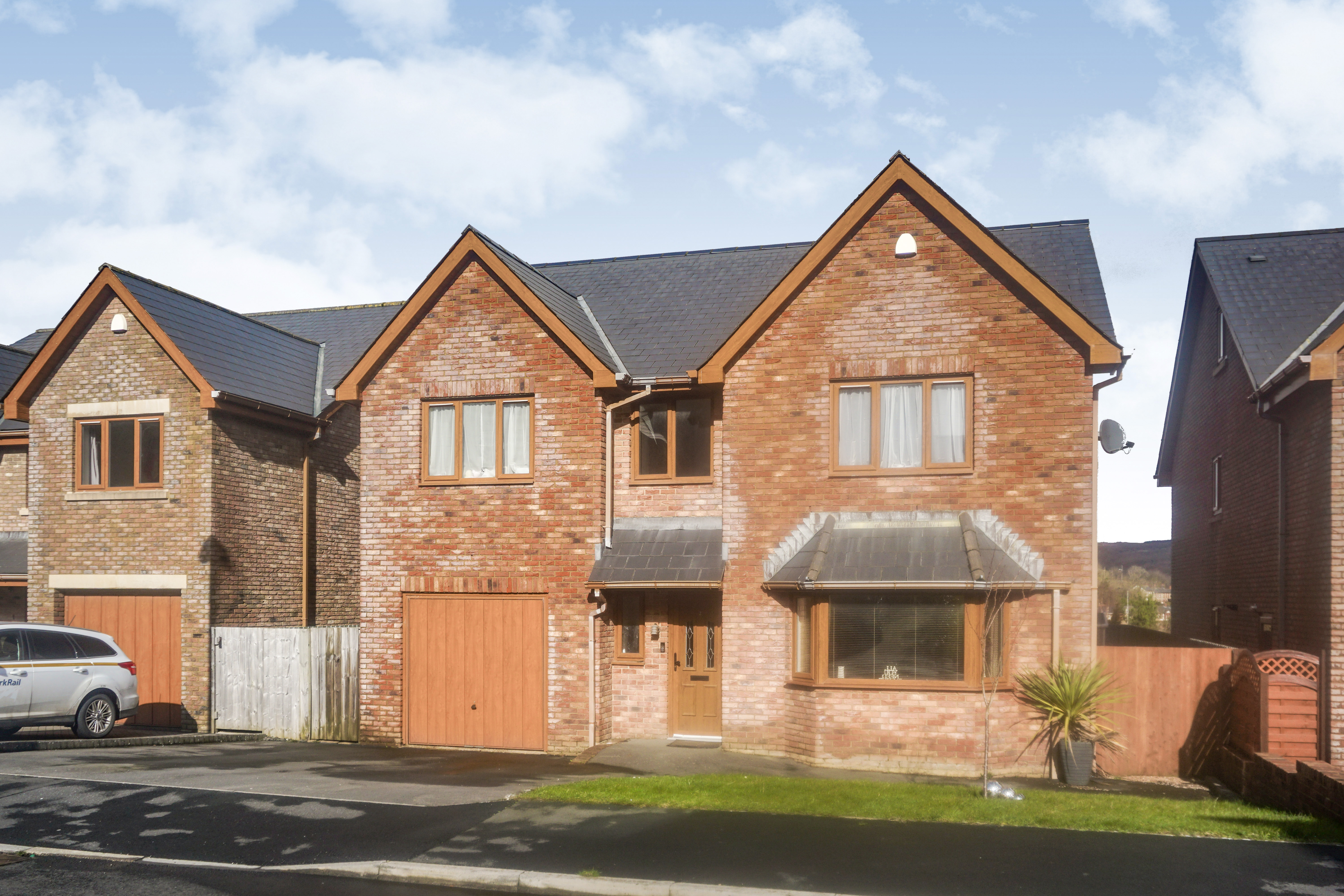 4 bedroom detached house for sale in Rhiw Franc Place, Pontypool, NP4 7TR