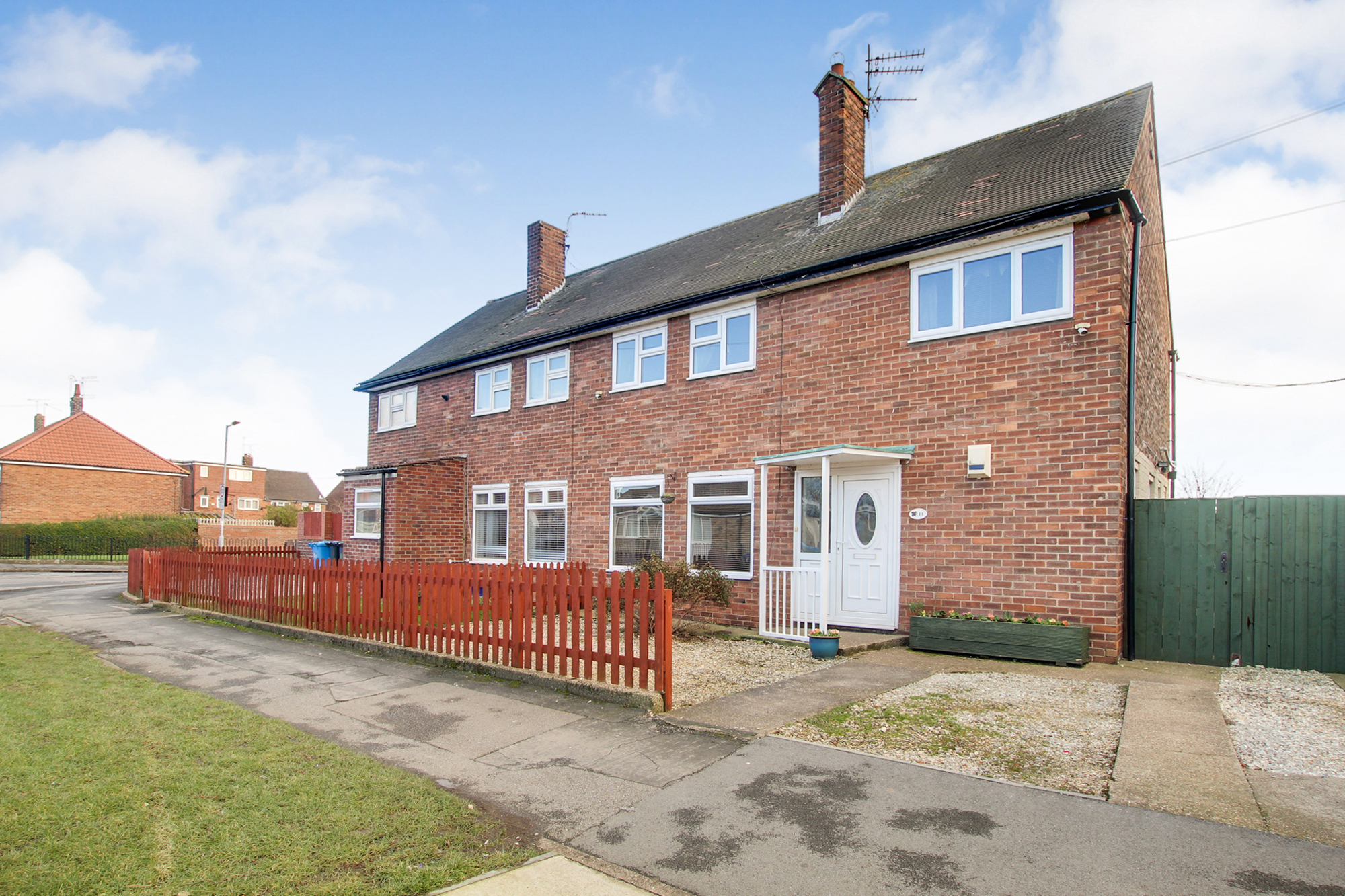 4 bedroom semi-detached house for sale in Hemswell Avenue, Hull, HU9 5JX