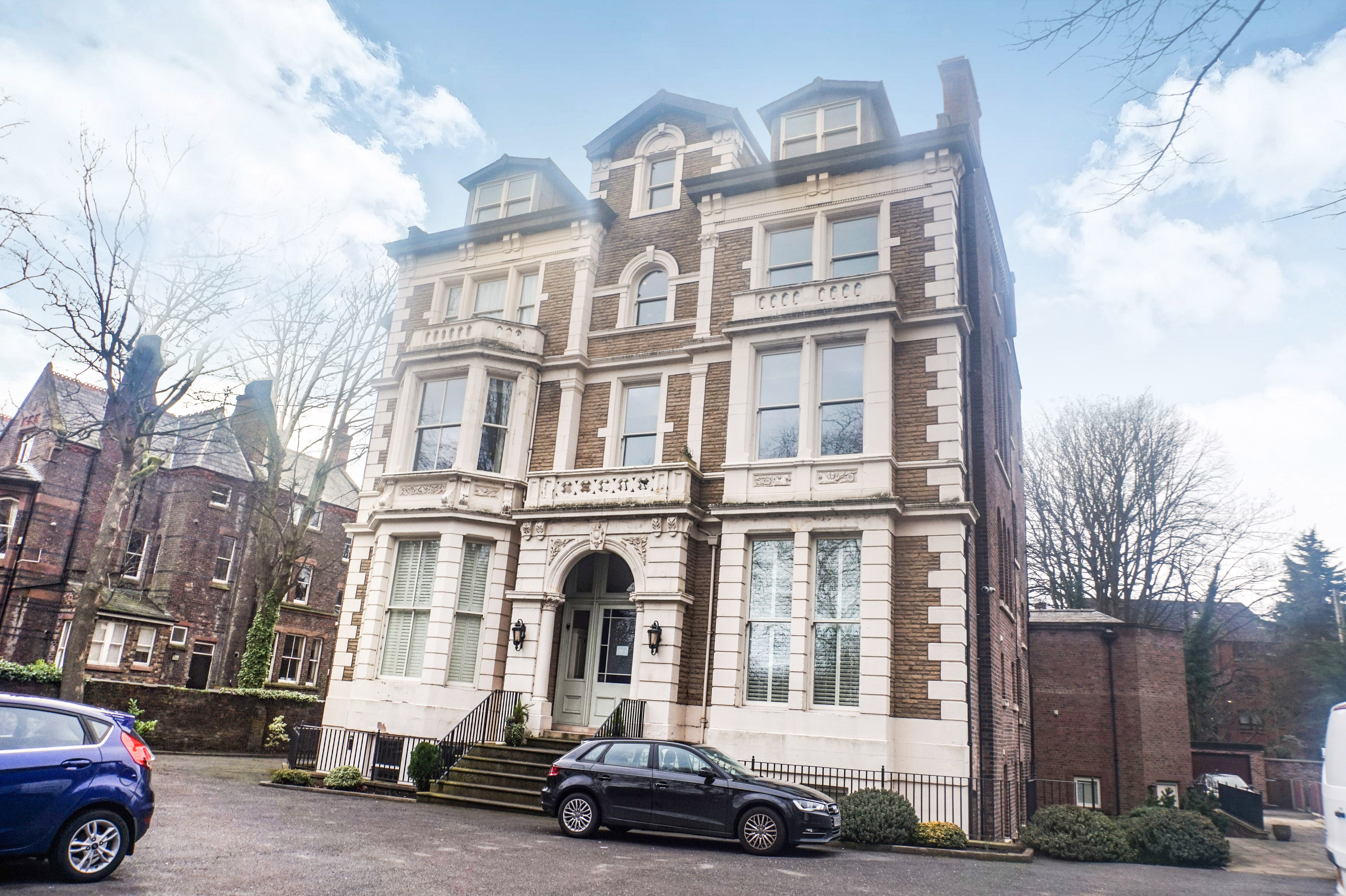 2 bedroom apartment for sale in Aigburth Drive, Liverpool, L17 3AW
