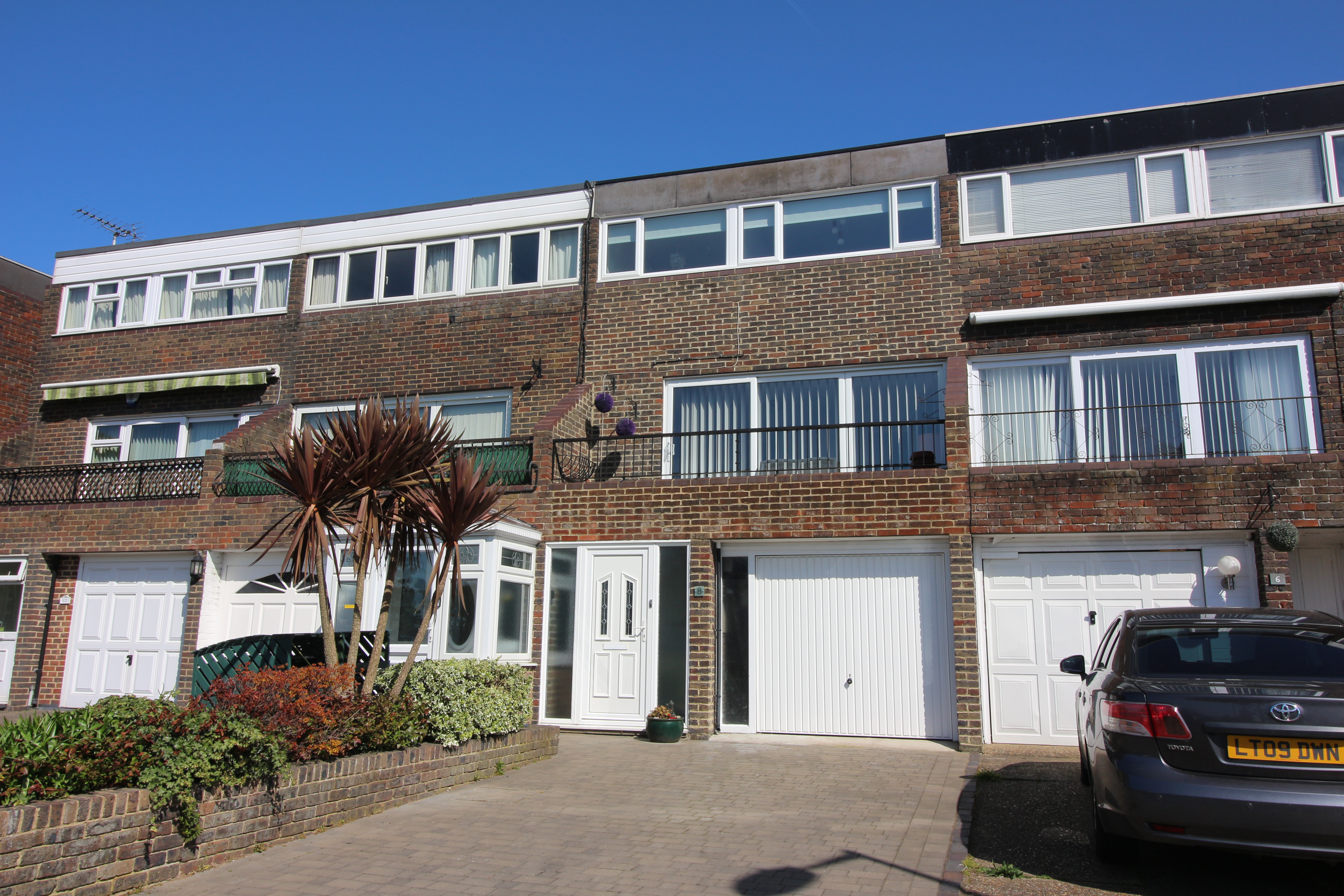 4 bedroom town house for sale in Spains Hall Place, Basildon, SS16 5UR