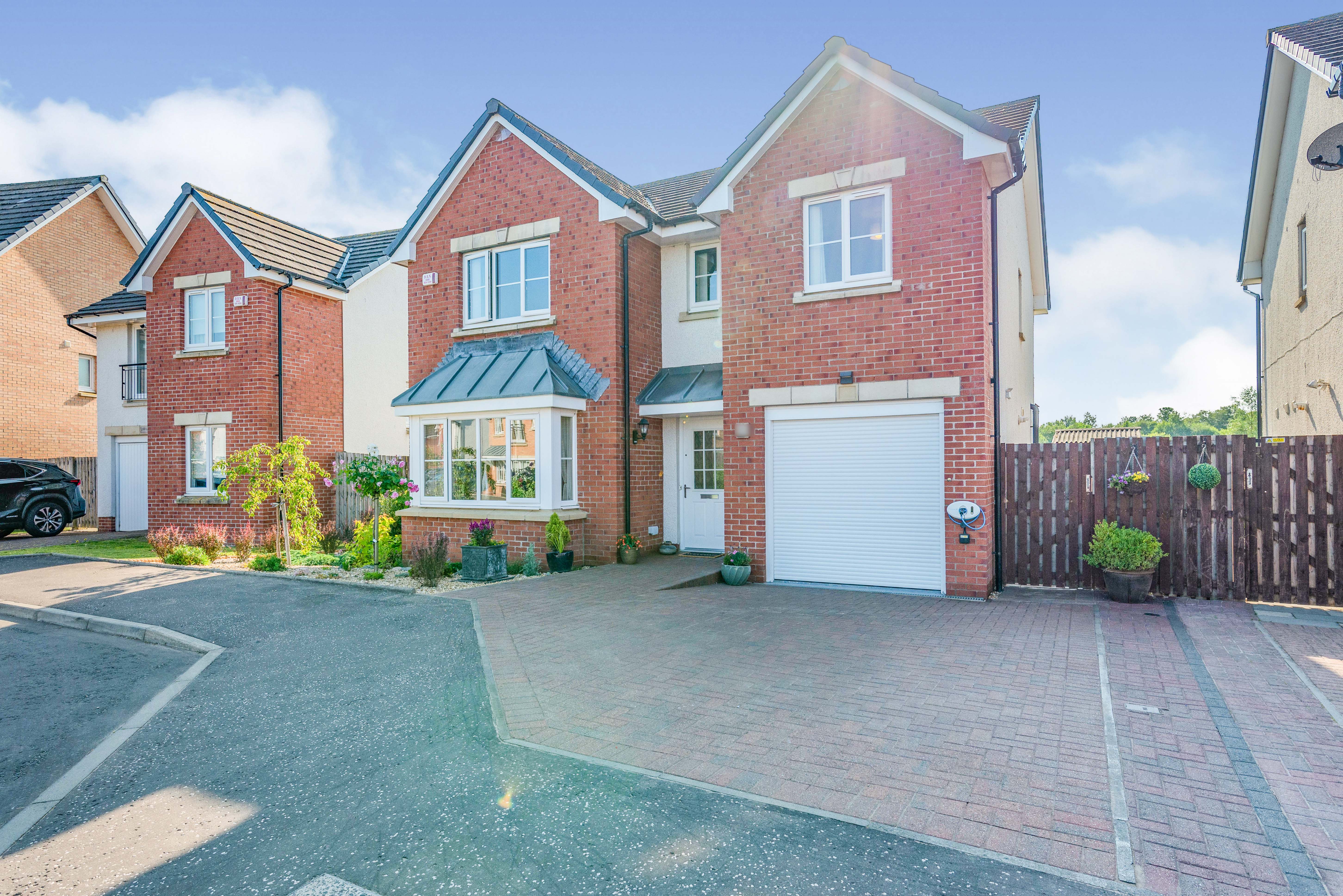 4 bedroom detached house for sale in Shankly Drive, Wishaw, ML2 9RB